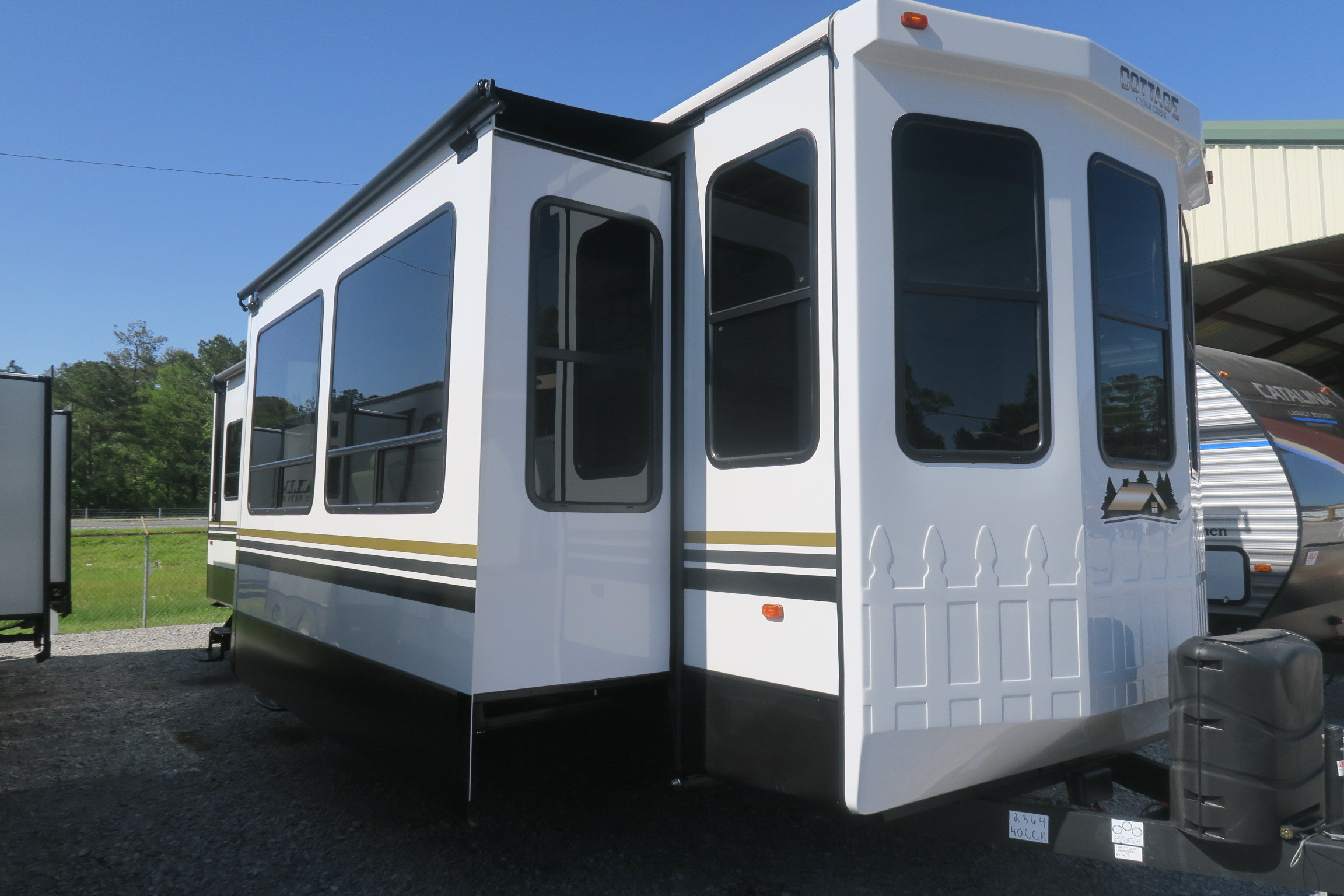NEW 2023 CEDAR CREEK COTTAGE 40CCK - Overview | Berryland Campers