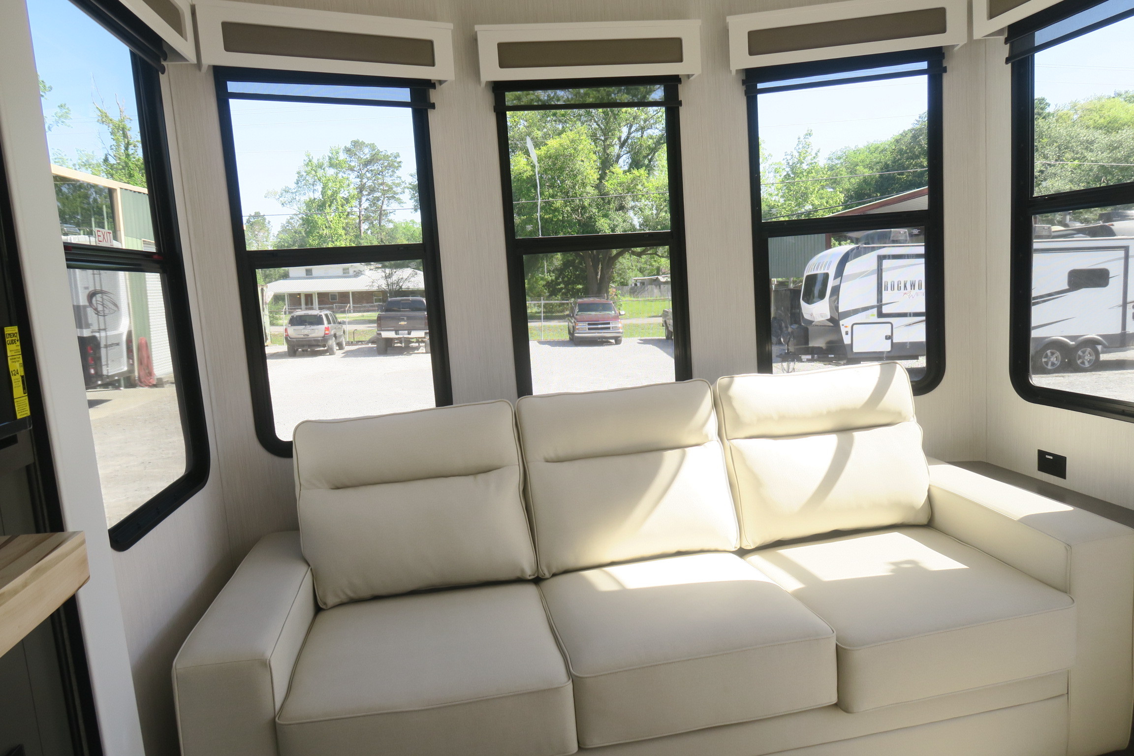 NEW 2023 CEDAR CREEK COTTAGE 40CCK - Overview | Berryland Campers