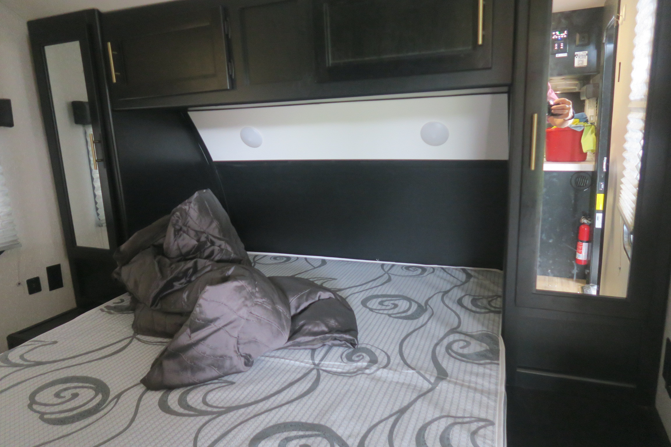 USED 2022 CHEROKEE GREY WOLF 26DBH - Overview | Berryland Campers