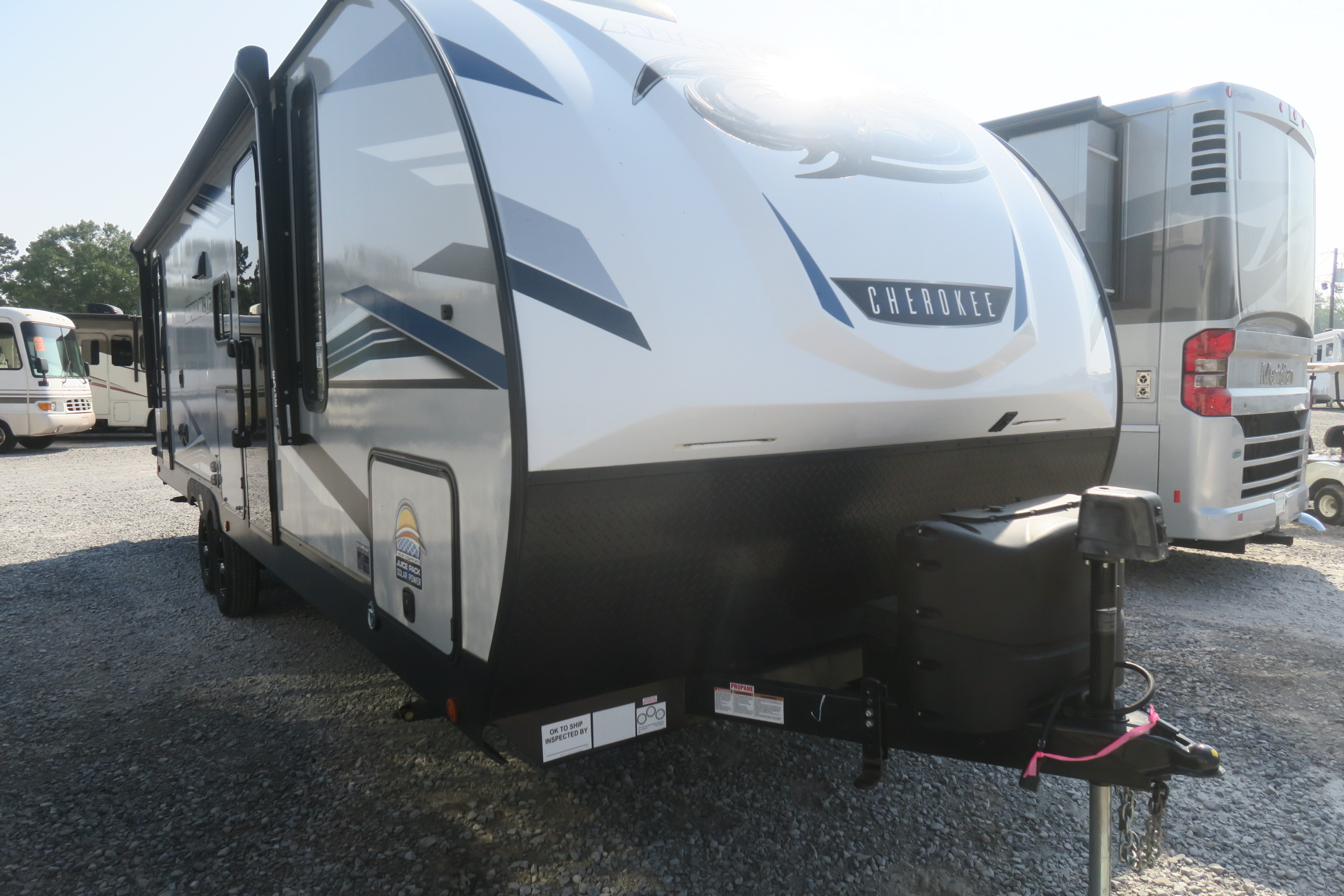 USED 2022 CHEROKEE ALPHA WOLFE 26DBH - Overview | Berryland Campers