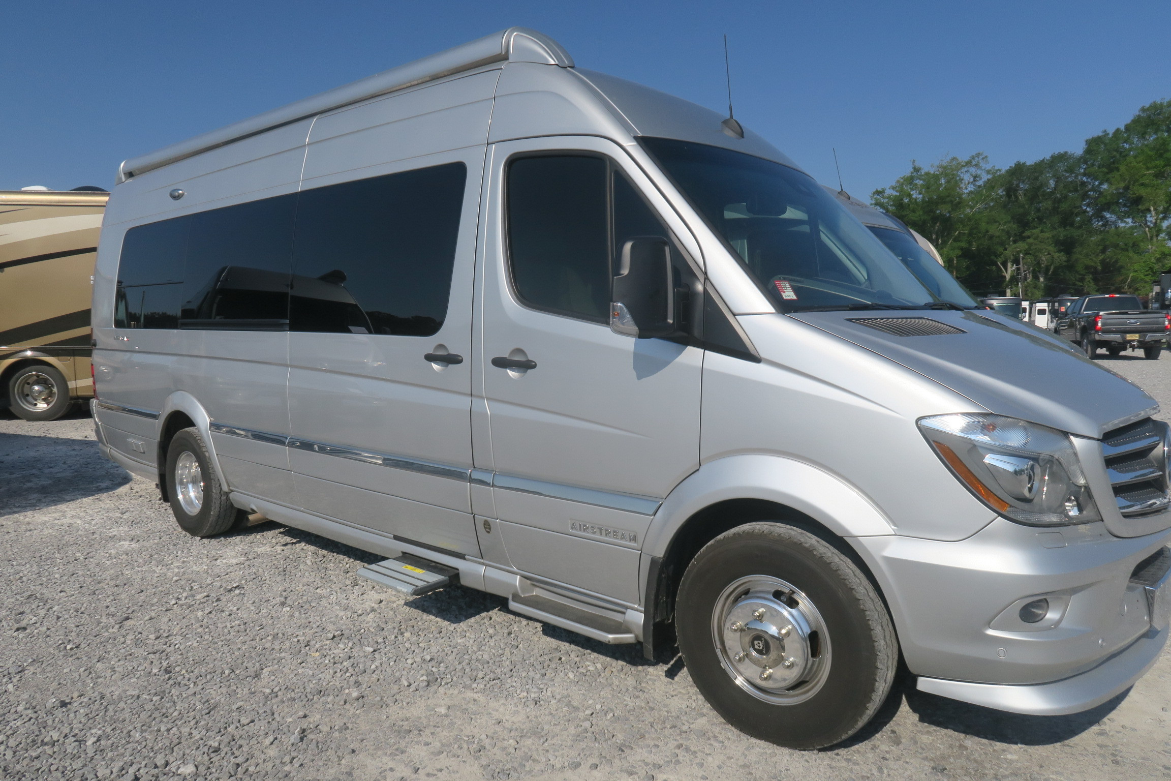 USED 2018 AIRSTREAM GRAND TOUR INTERSTATE GT - Overview | Berryland Campers
