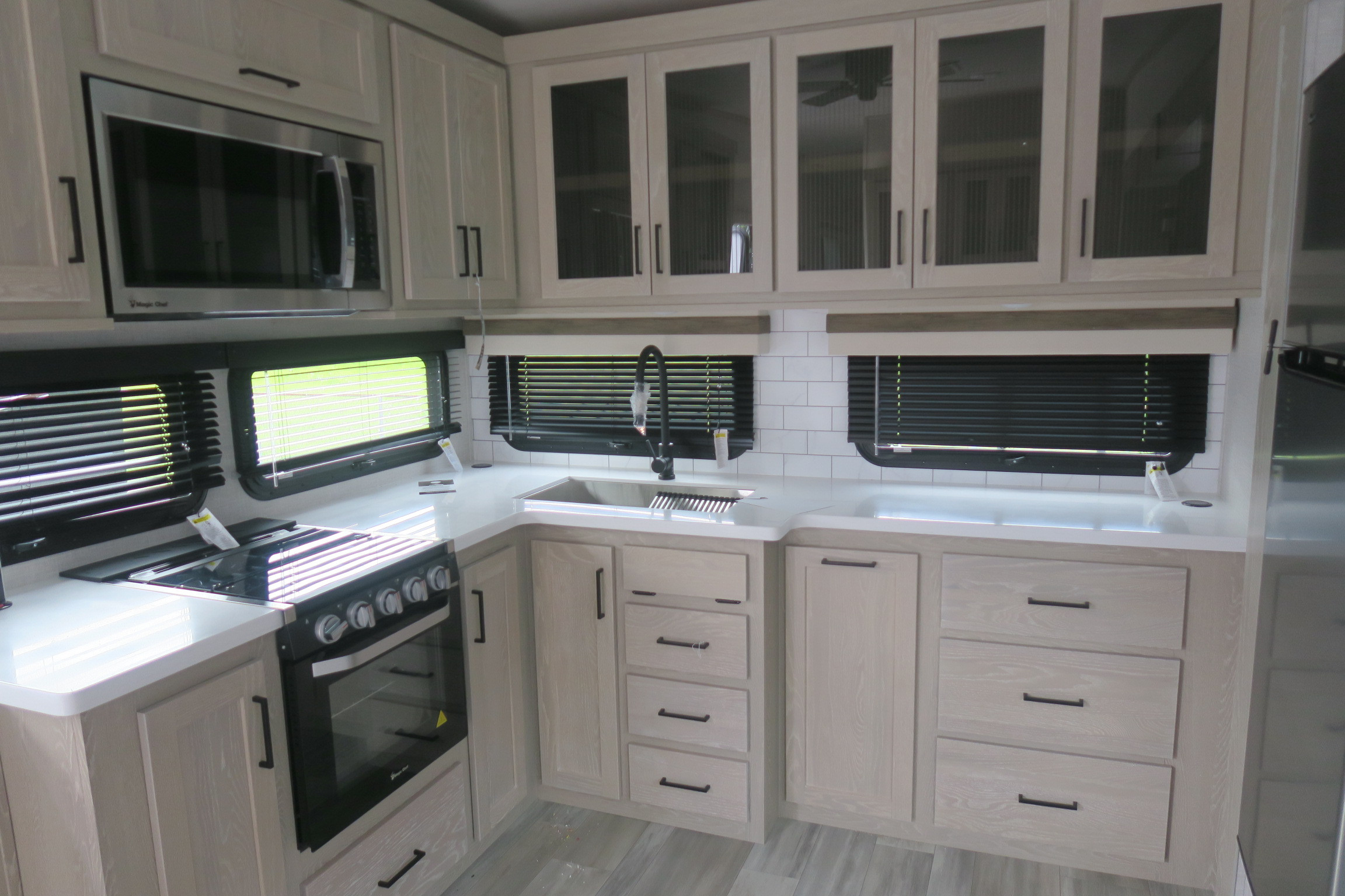 NEW 2023 ROCKWOOD SIGNATURE 2622RK - Overview | Berryland Campers