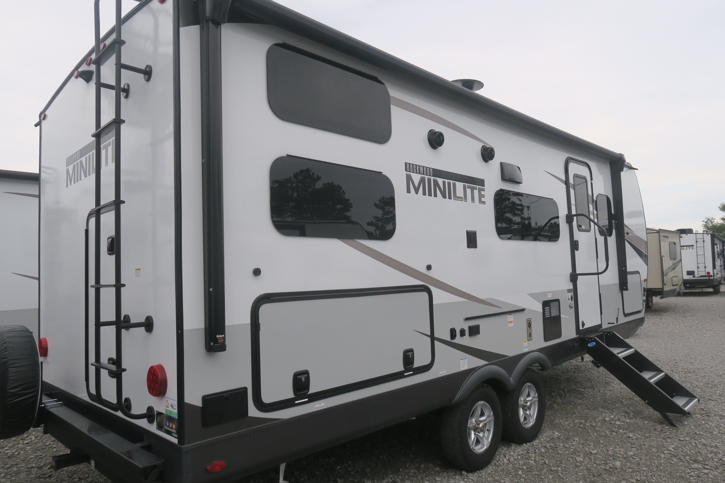 NEW 2023 ROCKWOOD MINI LITE 2509S - Overview | Berryland Campers