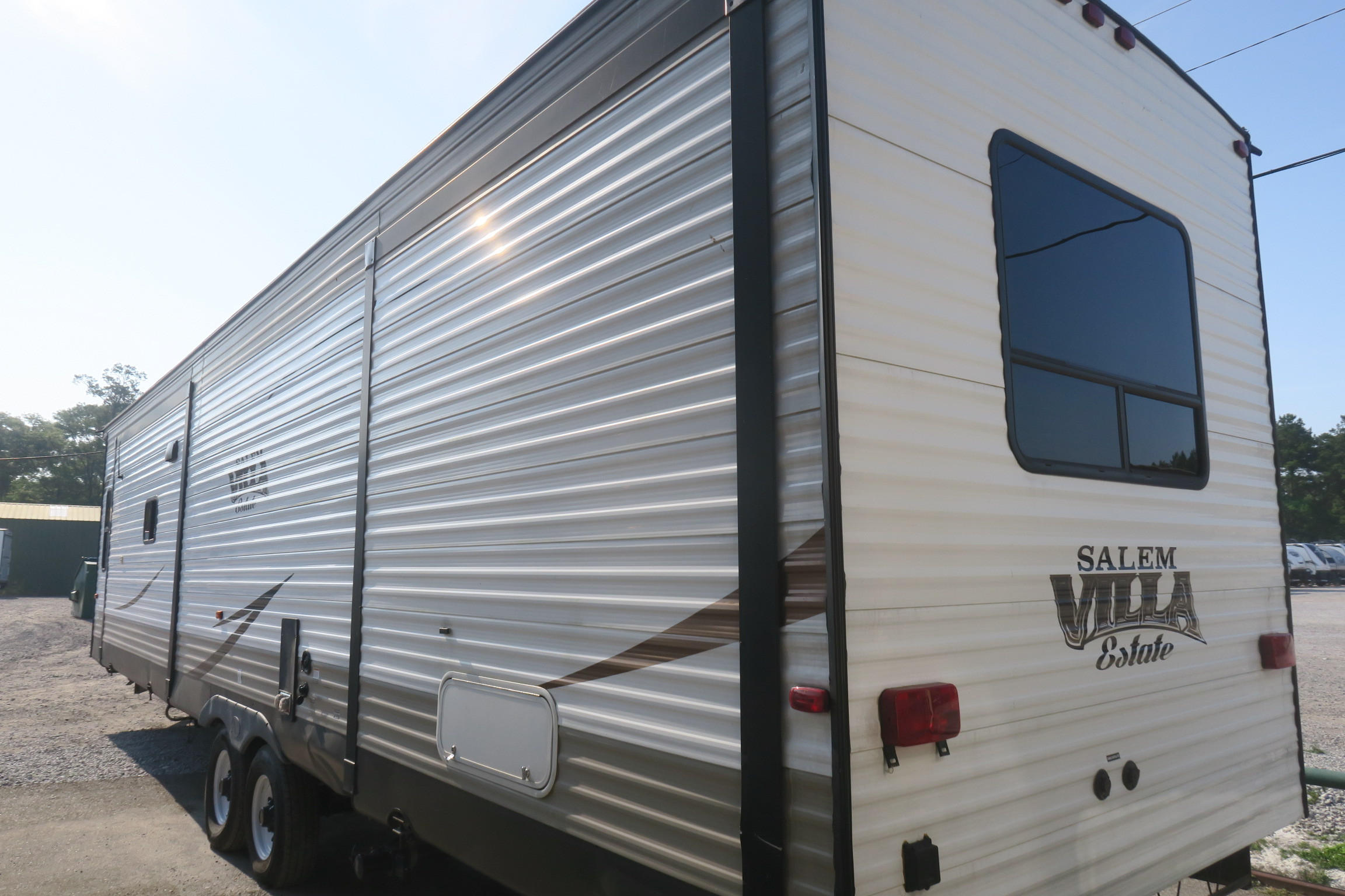 USED 2017 SALEM VILLA ESTATE - Overview | Berryland Campers