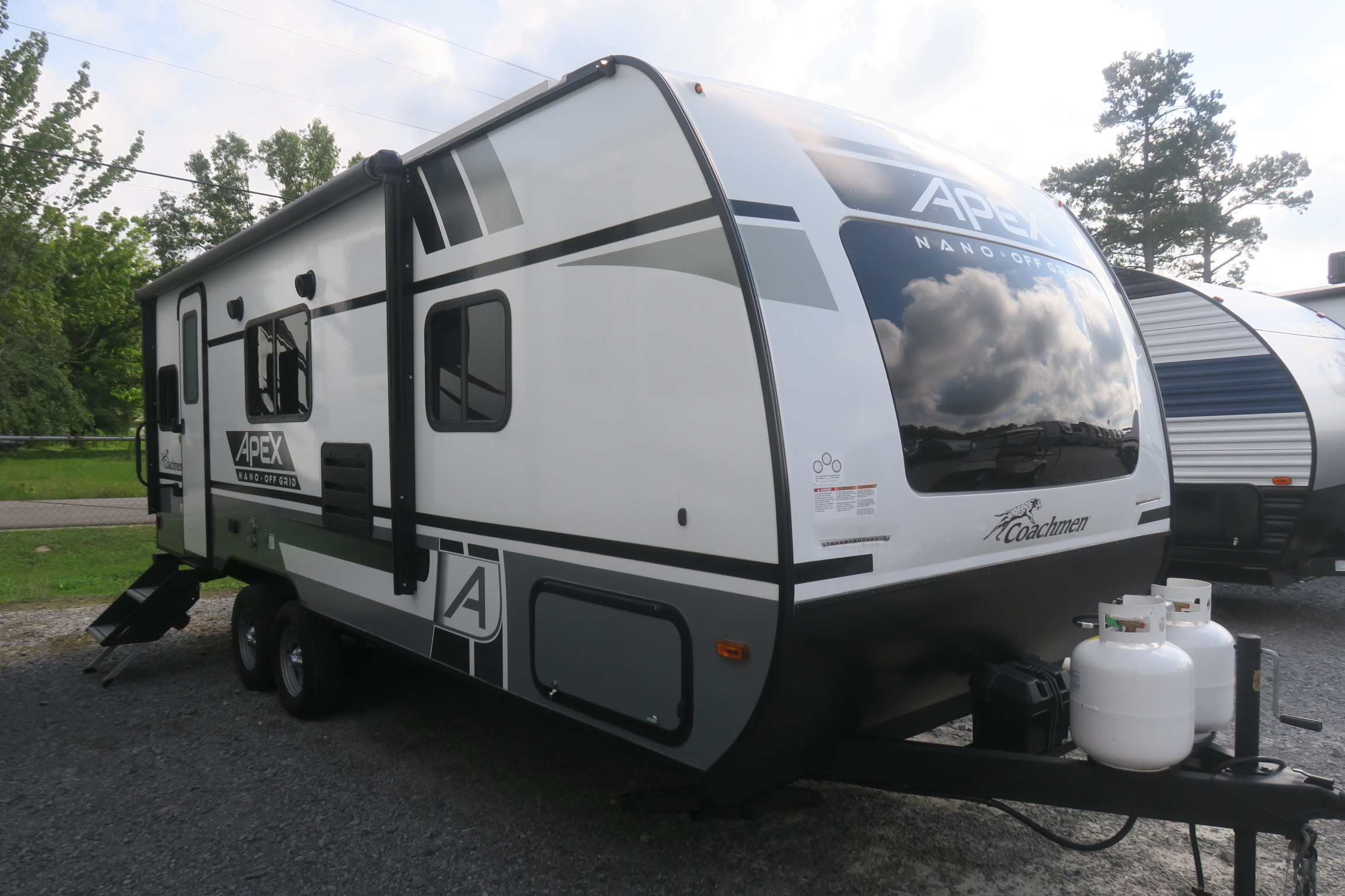 USED 2022 APEX NANO 213RDS - Overview | Berryland Campers