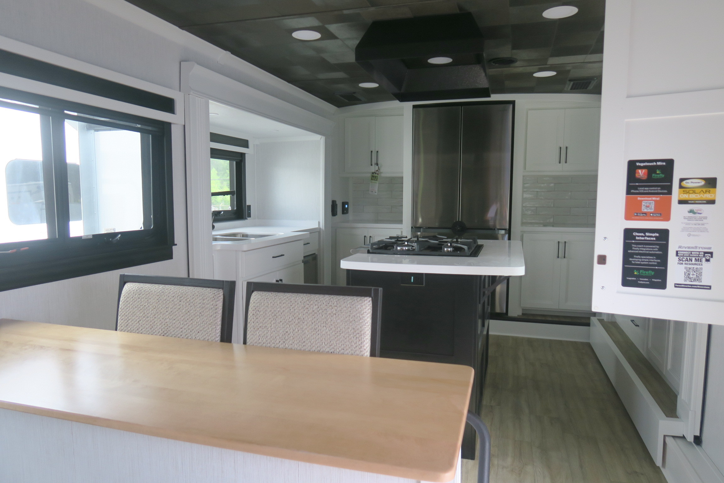 NEW 2023 RIVERSTONE LEGACY 42FSKG - Overview | Berryland Campers