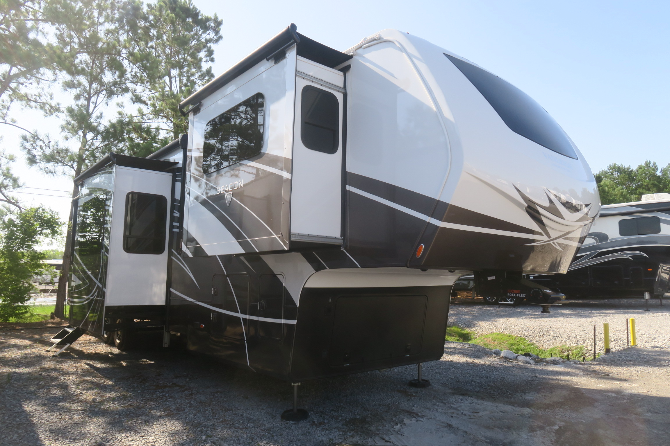 USED 2022 VANLEIGH BEACON 41FLB 41FLB - Overview | Berryland Campers