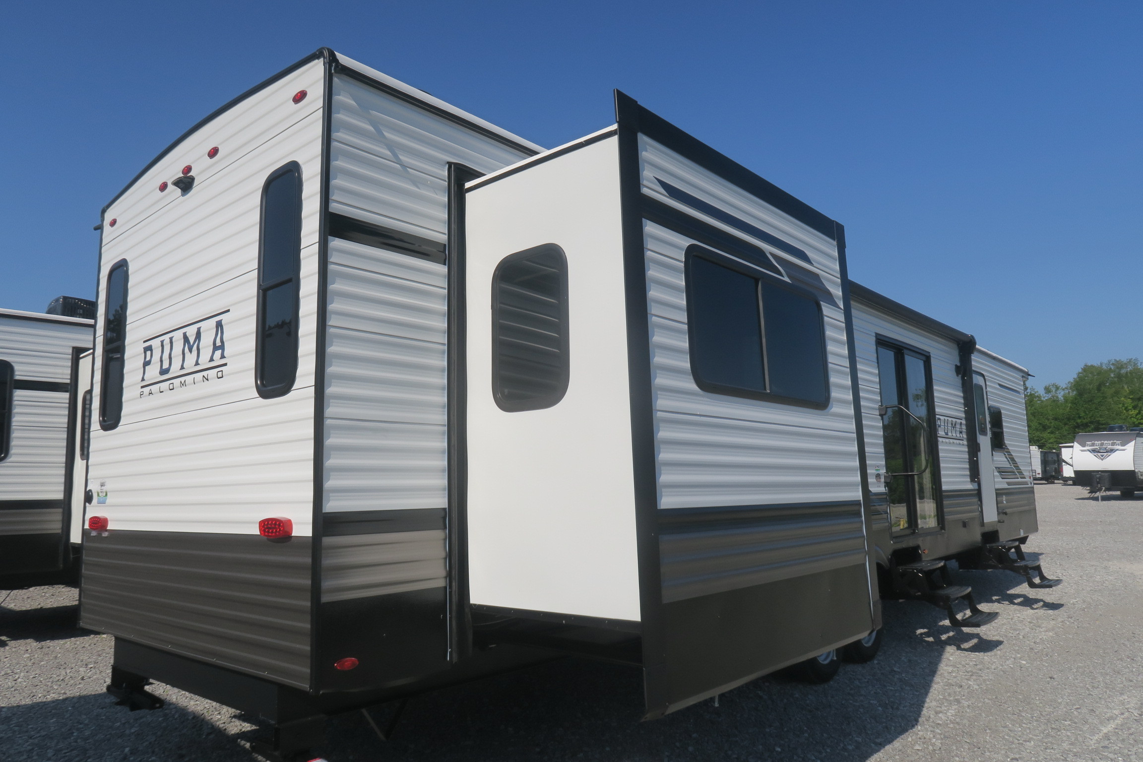 NEW 2023 PUMA DESTINATION 38DEN - Overview | Berryland Campers
