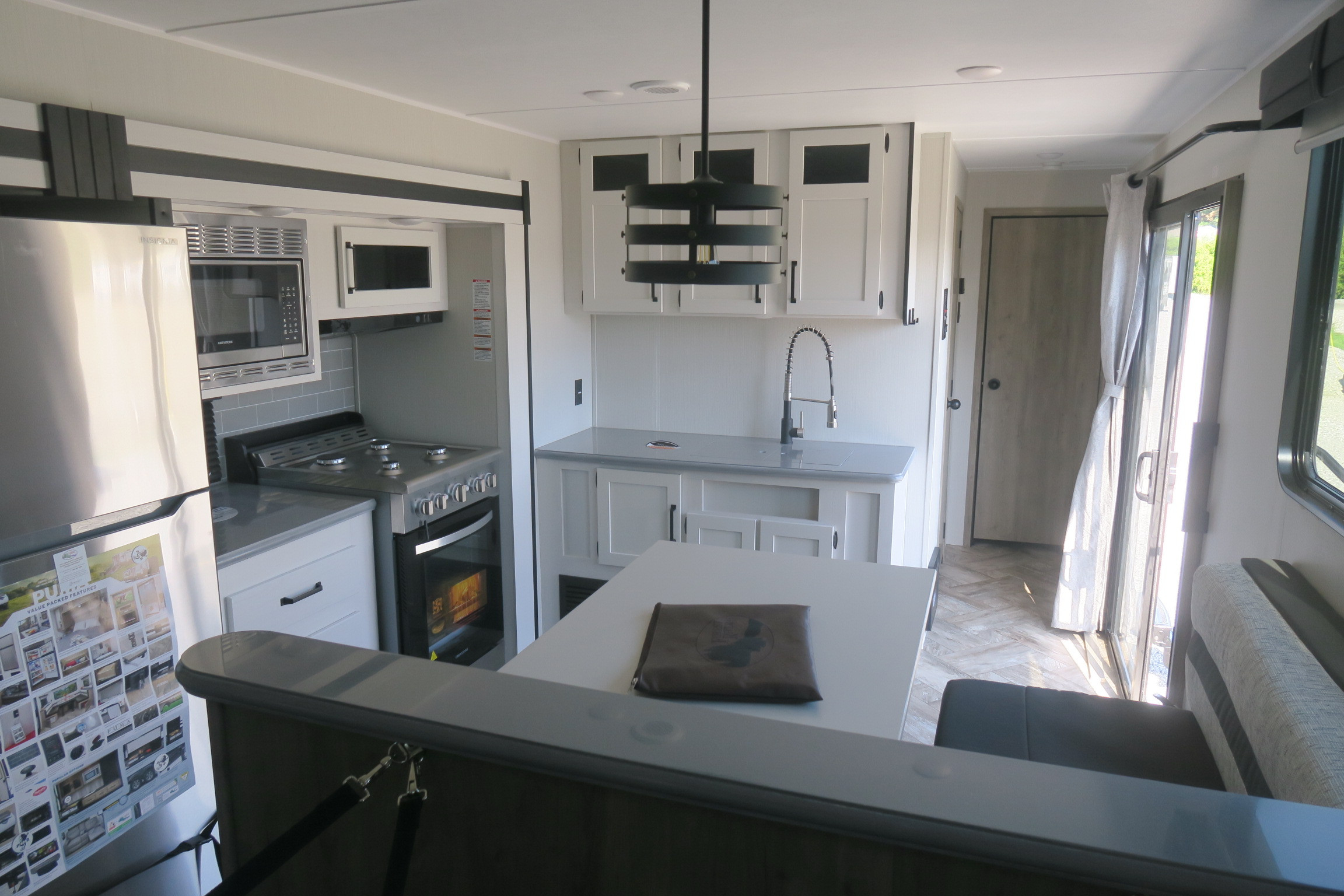 NEW 2023 PUMA DESTINATION 38DEN - Overview | Berryland Campers