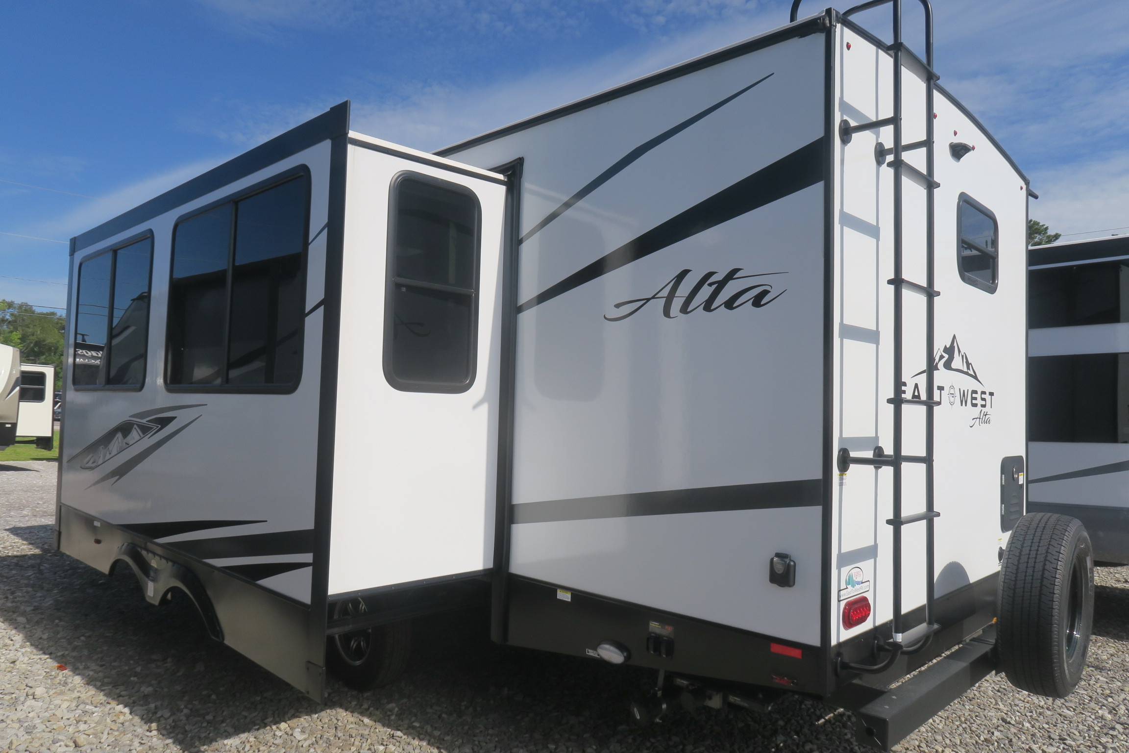 NEW 2023 ALTA 2600KRB - Overview | Berryland Campers