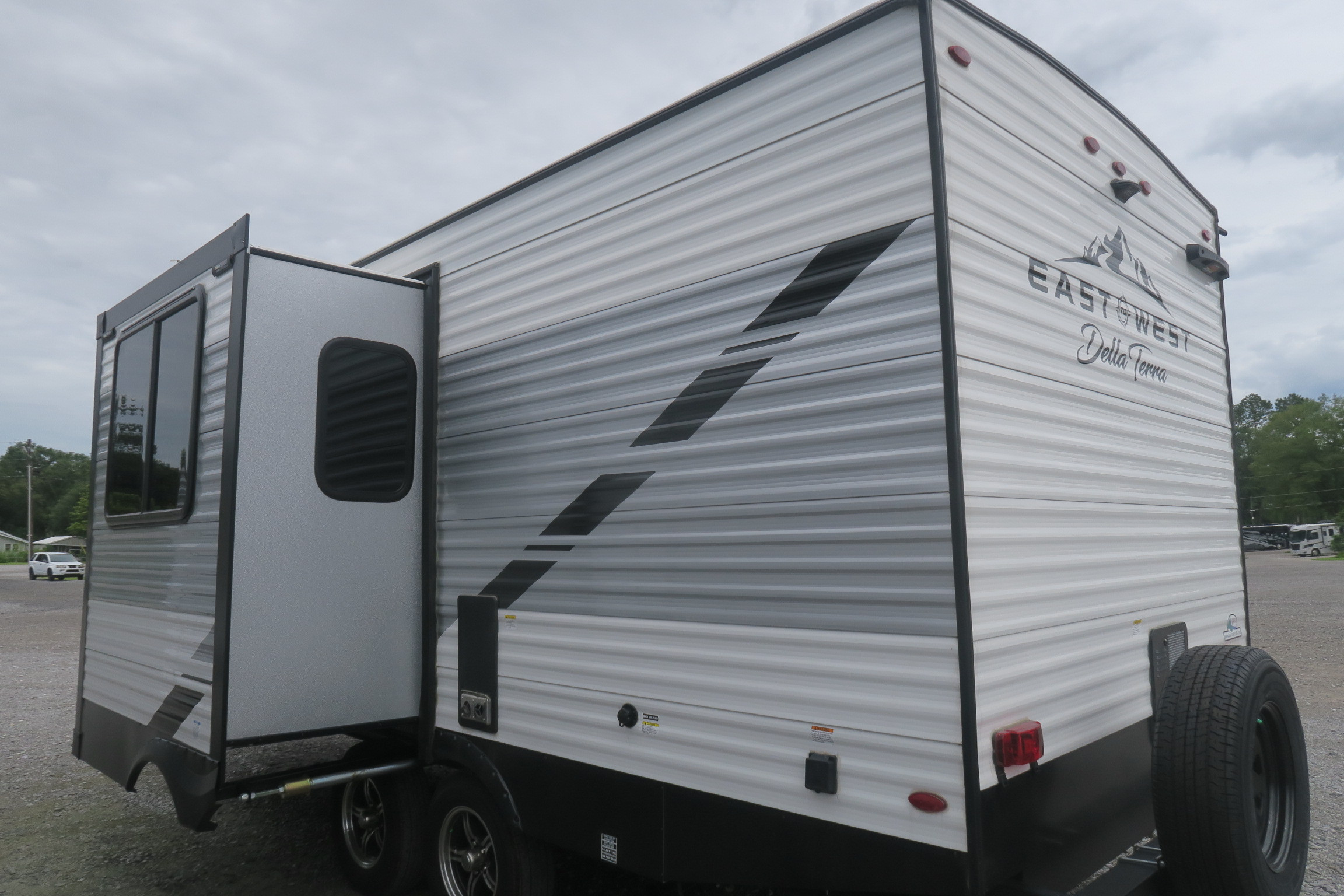 NEW 2023 DELLA TERRA 180MB - Overview | Berryland Campers