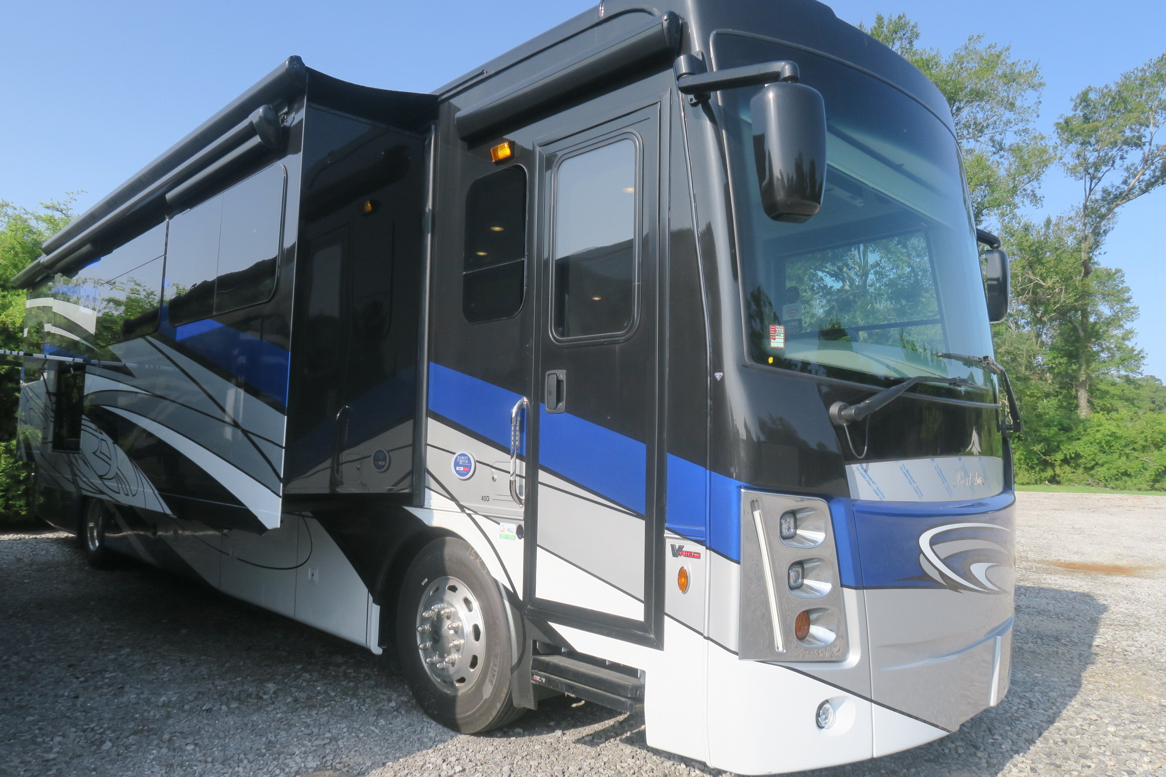 NEW 2023 BERKSHIRE 40D-380 - Overview | Berryland Campers