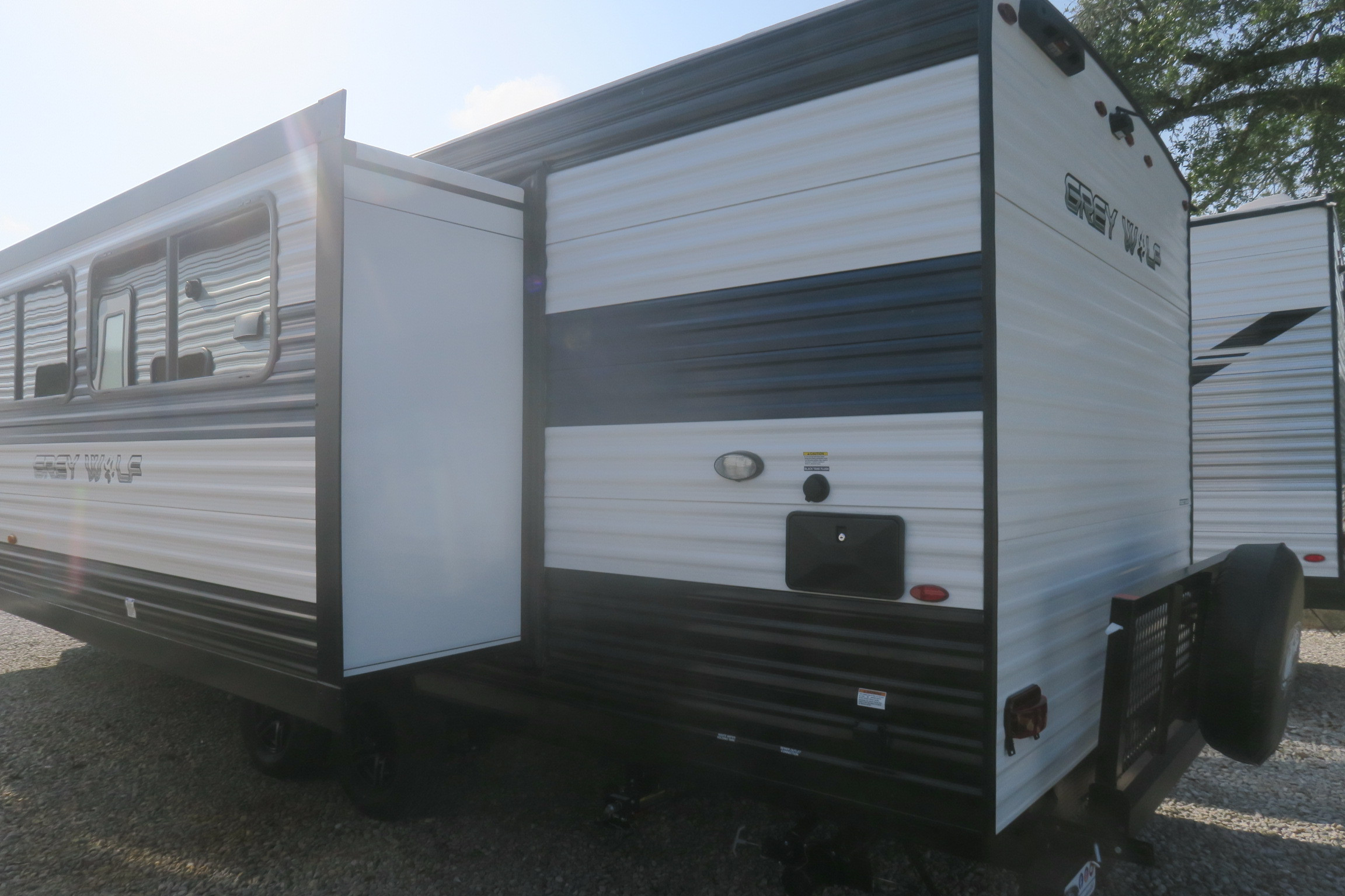 NEW 2024 CHEROKEE GREY WOLF 26LK - Overview | Berryland Campers