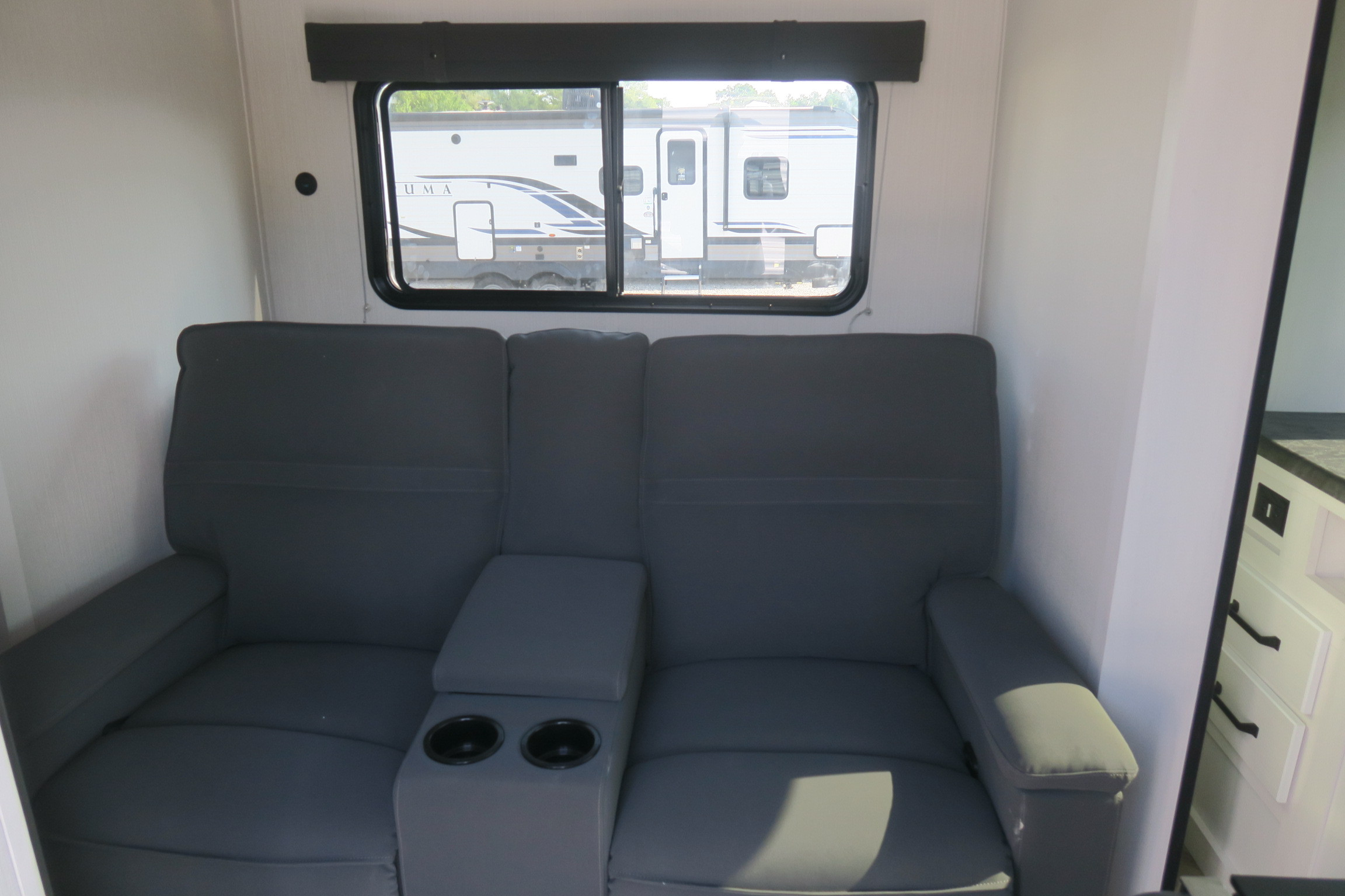 NEW 2024 PUMA XLE LITE 22FKC - Overview | Berryland Campers