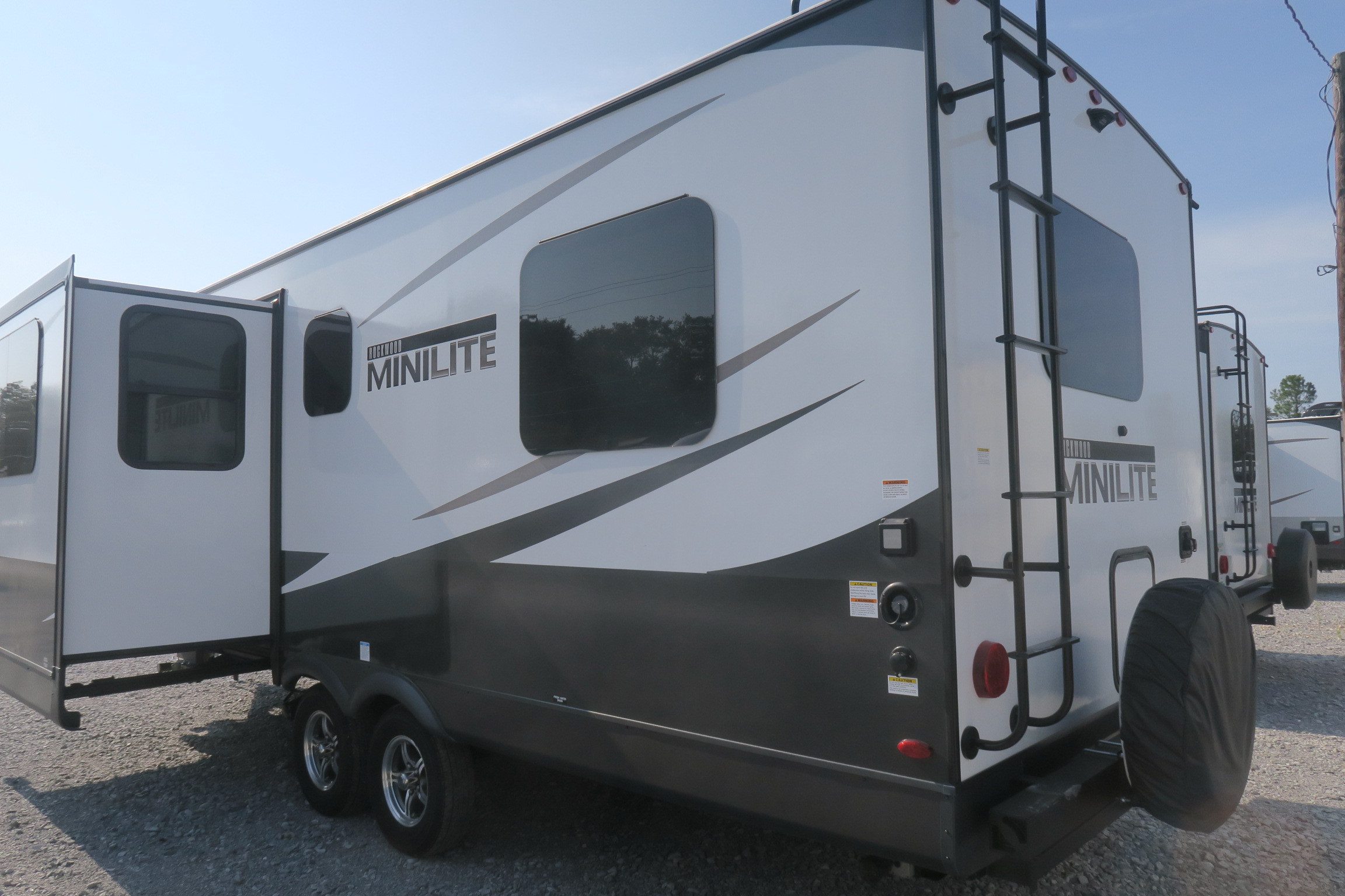 NEW 2024 ROCKWOOD MINI LITE 2506S - Overview | Berryland Campers