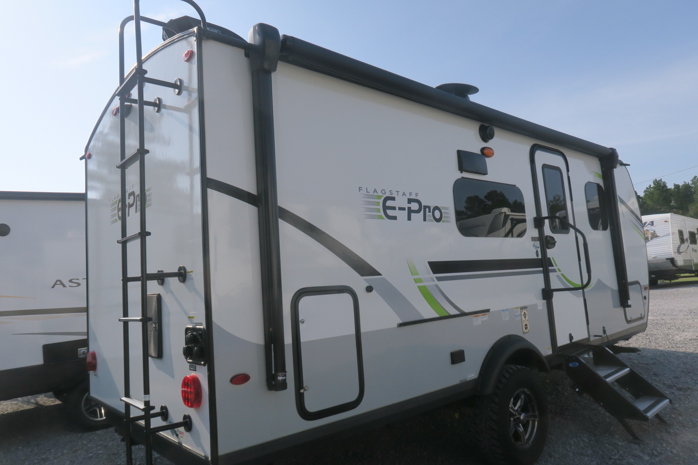 USED 2022 E-PRO 20FBS - Overview | Berryland Campers