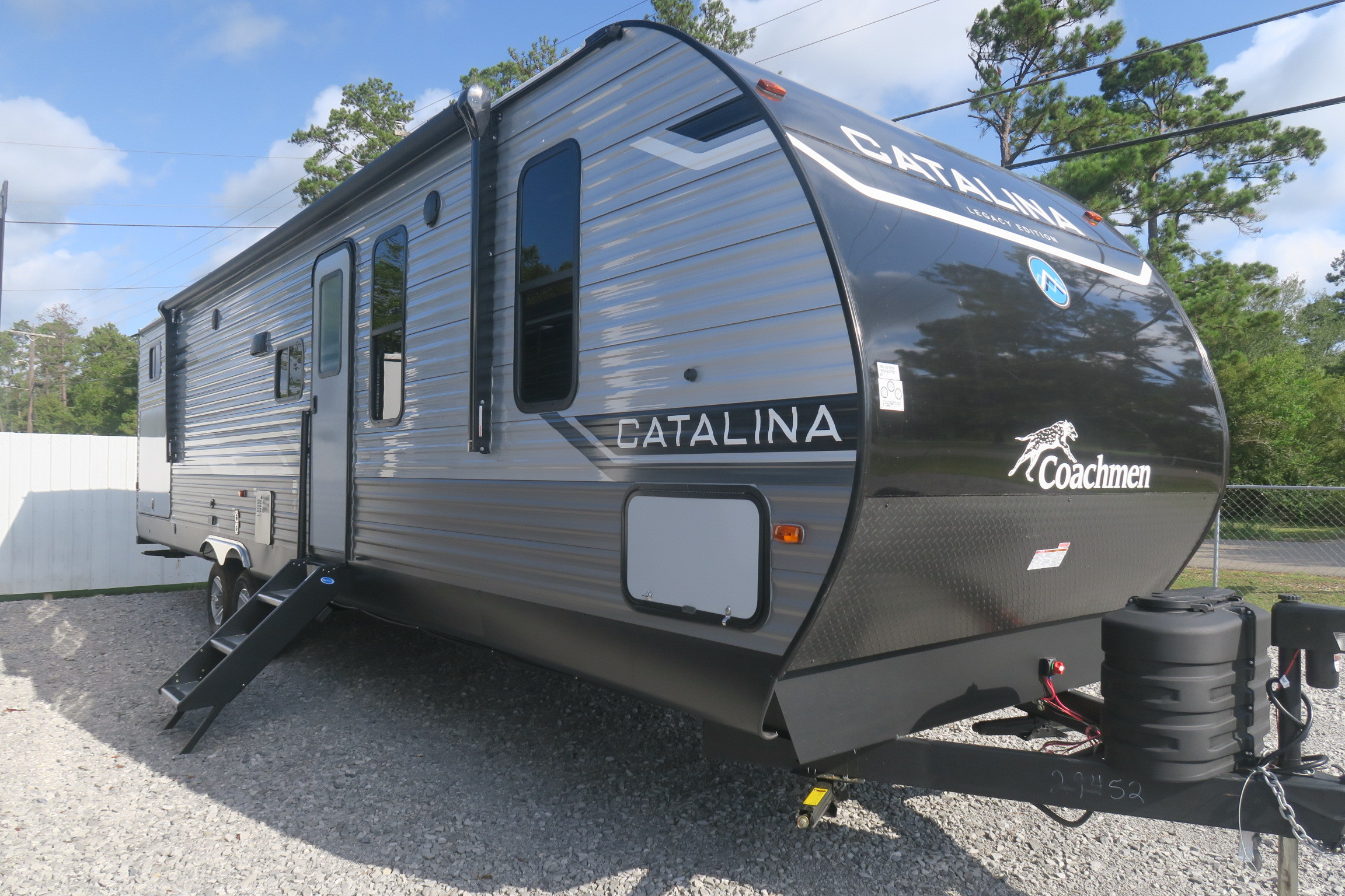 NEW 2024 CATALINA LEGACY EDITION 343BHTSLE - Overview | Berryland Campers