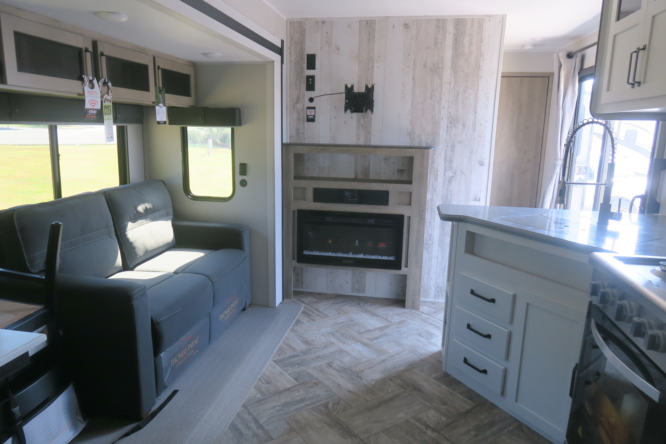 NEW 2024 PUMA DESTINATION 39DBT - Overview | Berryland Campers