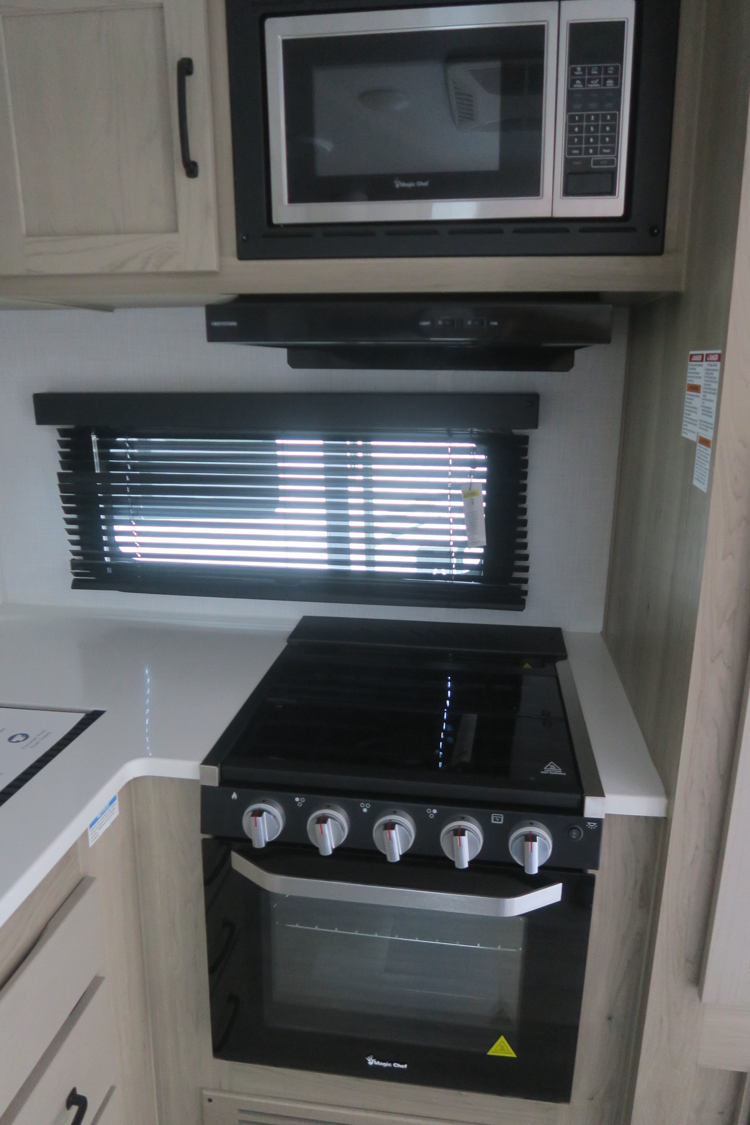 NEW 2024 ROCKWOOD MINI LITE 2511S - Overview | Berryland Campers