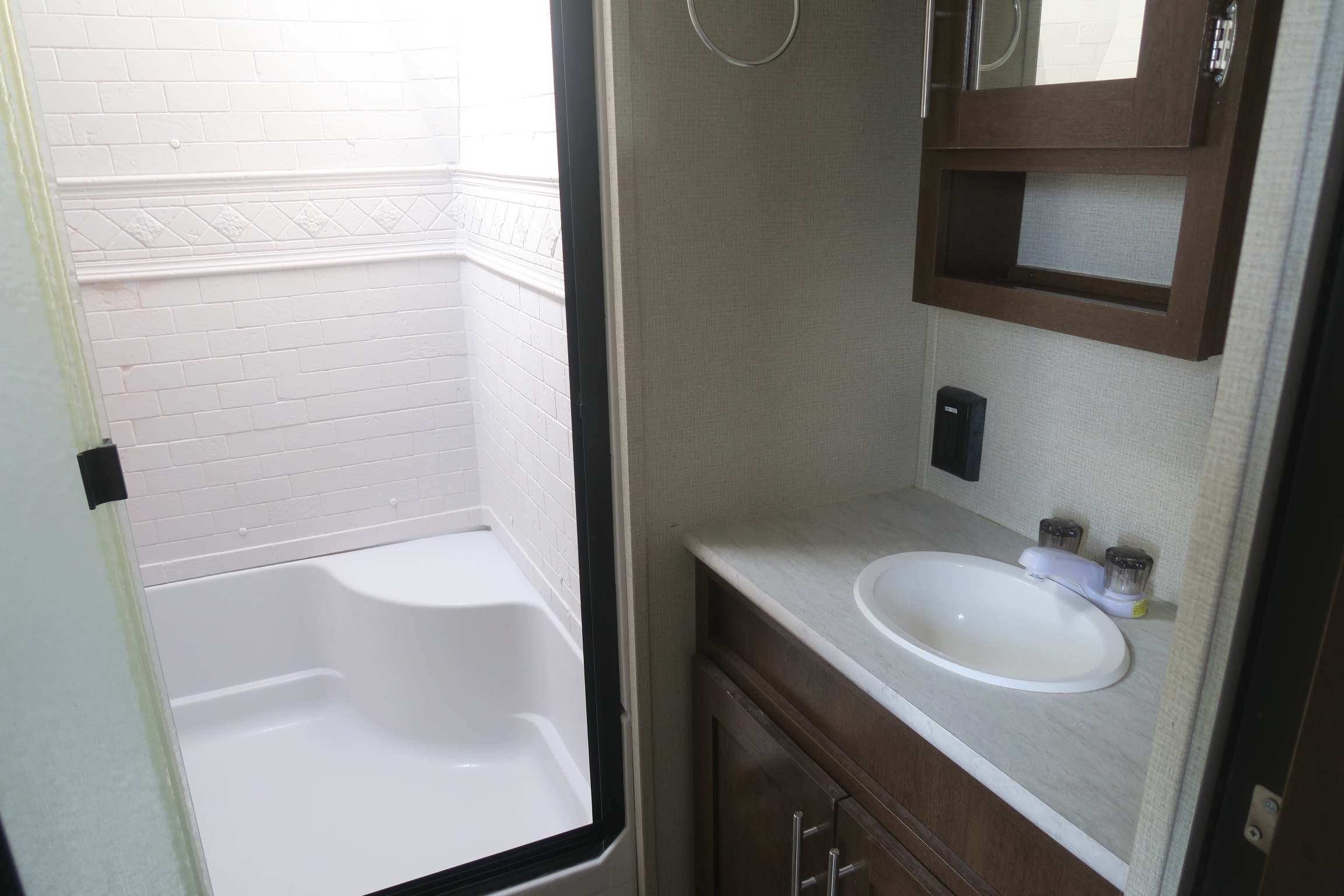 USED 2020 WILDCAT 30 - Overview | Berryland Campers