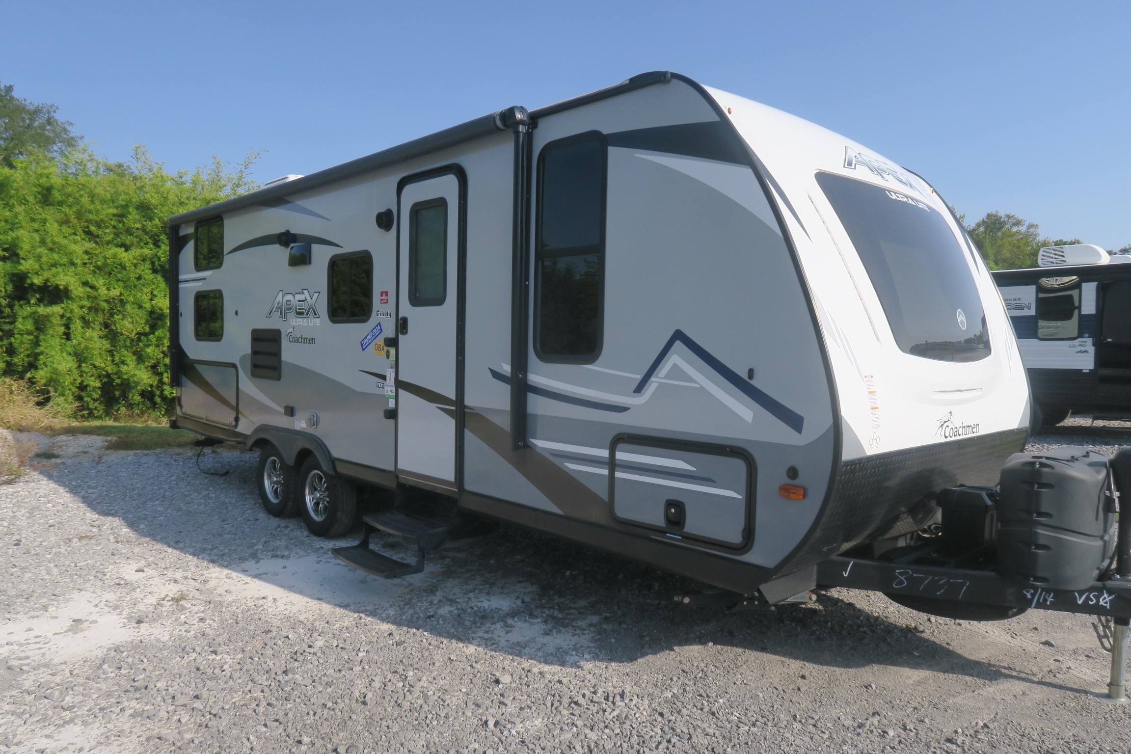 USED 2020 APEX ULTRA-LITE 245BHS - Overview | Berryland Campers
