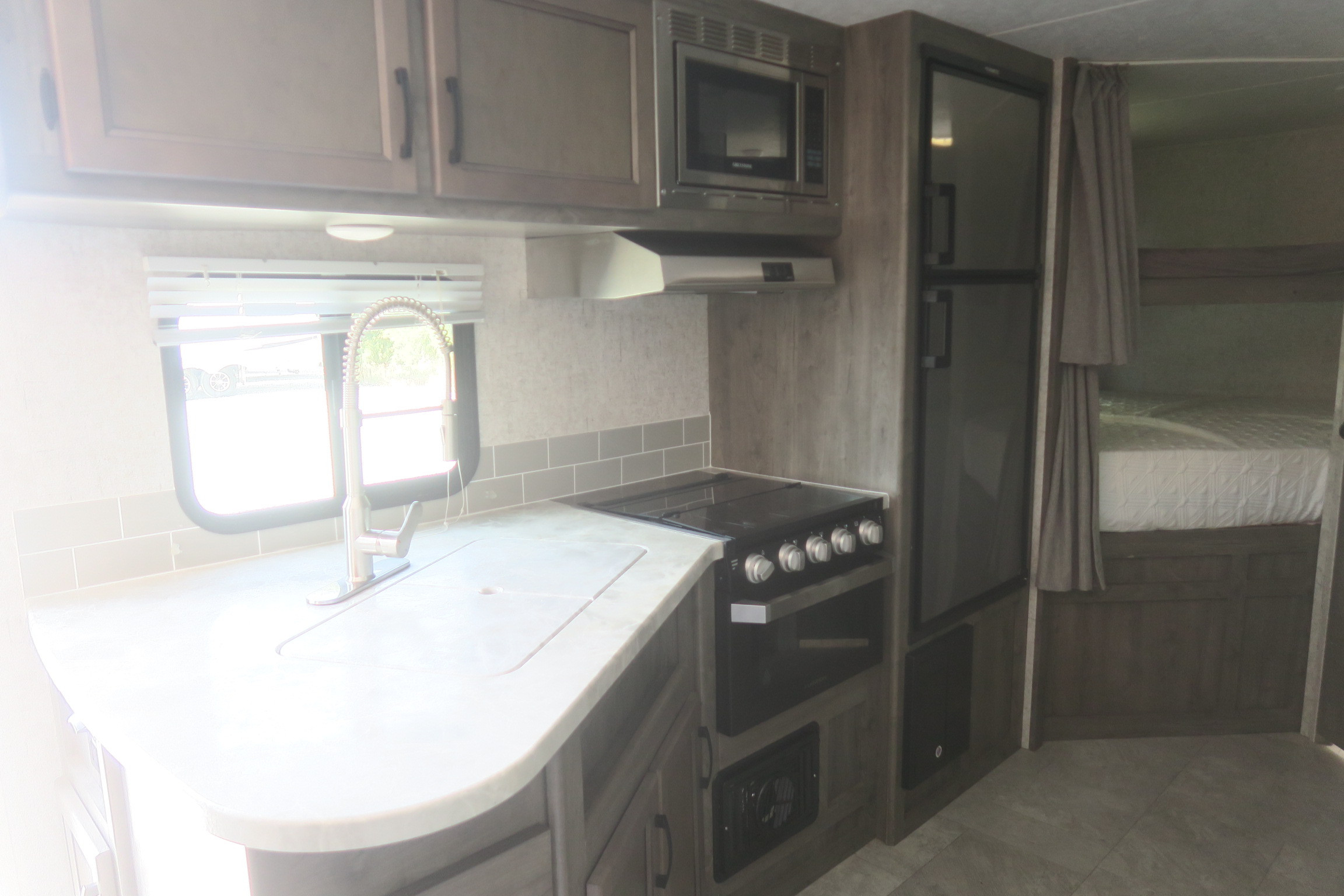 USED 2020 APEX ULTRA-LITE 245BHS - Overview | Berryland Campers