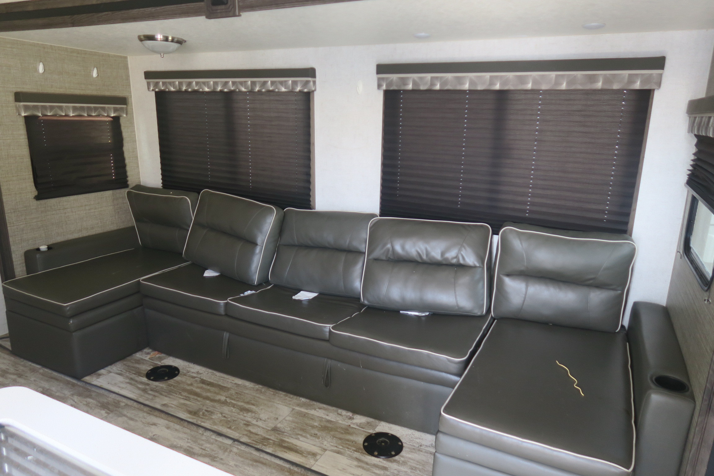 USED 2020 OPEN RANGE LIGHT 331BHS - Overview | Berryland Campers