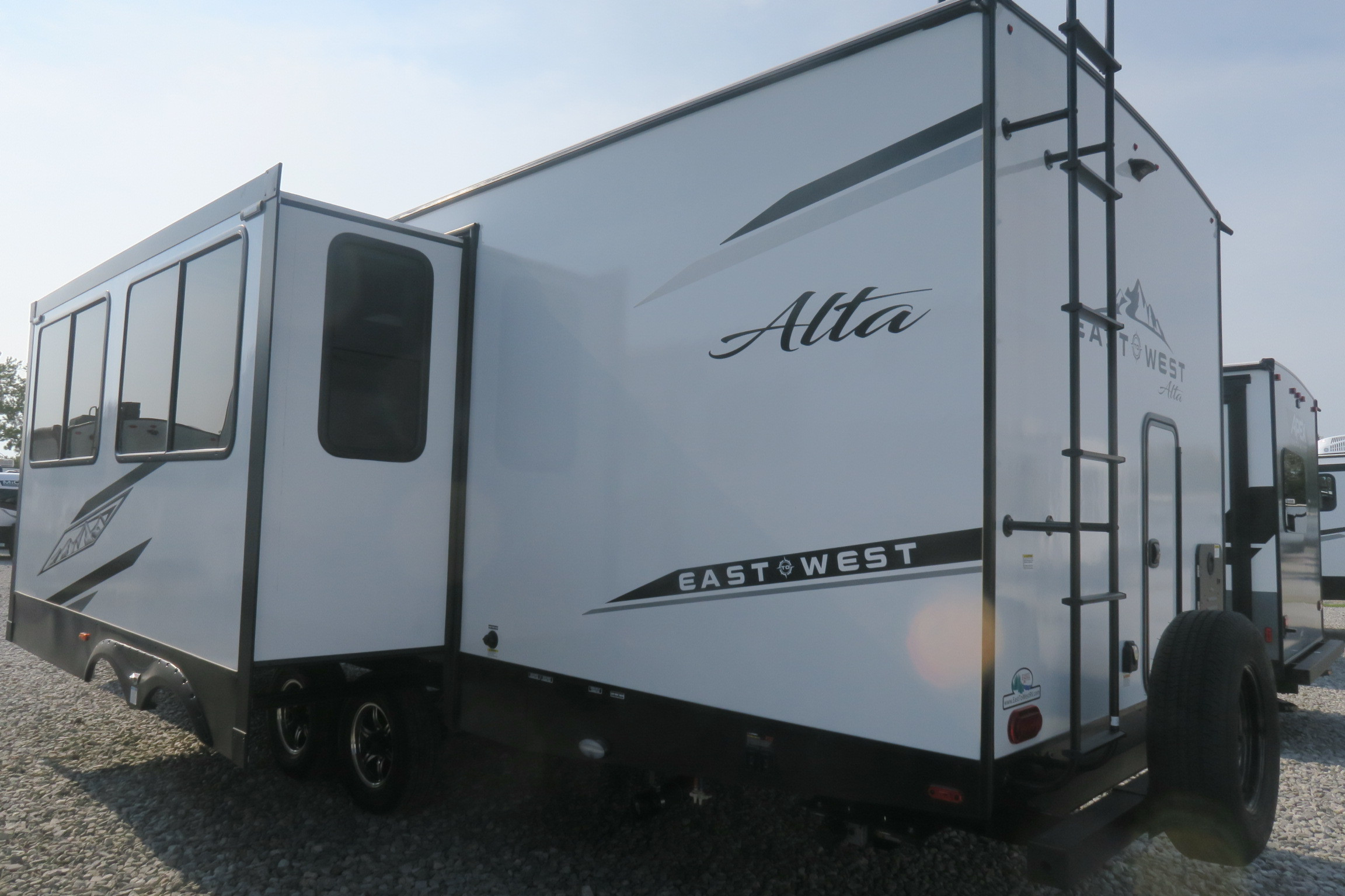 NEW 2024 ALTA 2800KBH - Overview | Berryland Campers