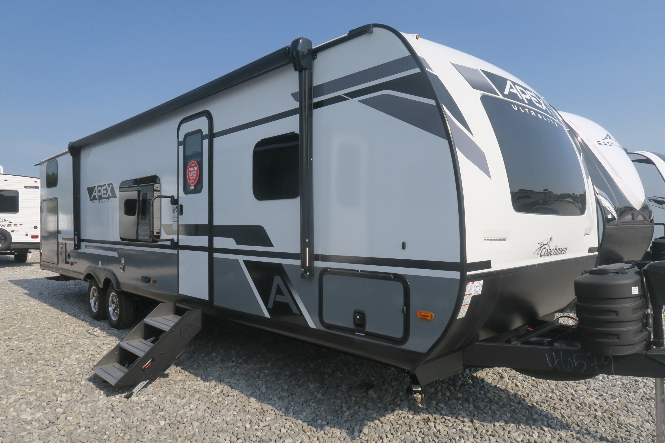 NEW 2024 APEX 300BHS - Overview | Berryland Campers