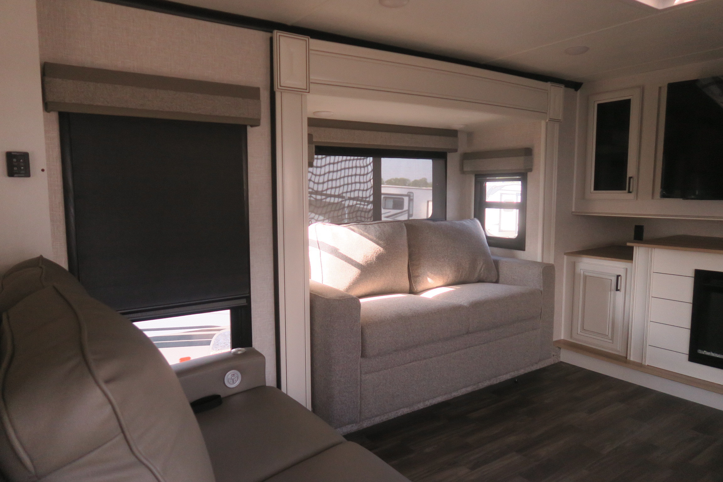 NEW 2024 OPEN RANGE 373RBS - Overview | Berryland Campers