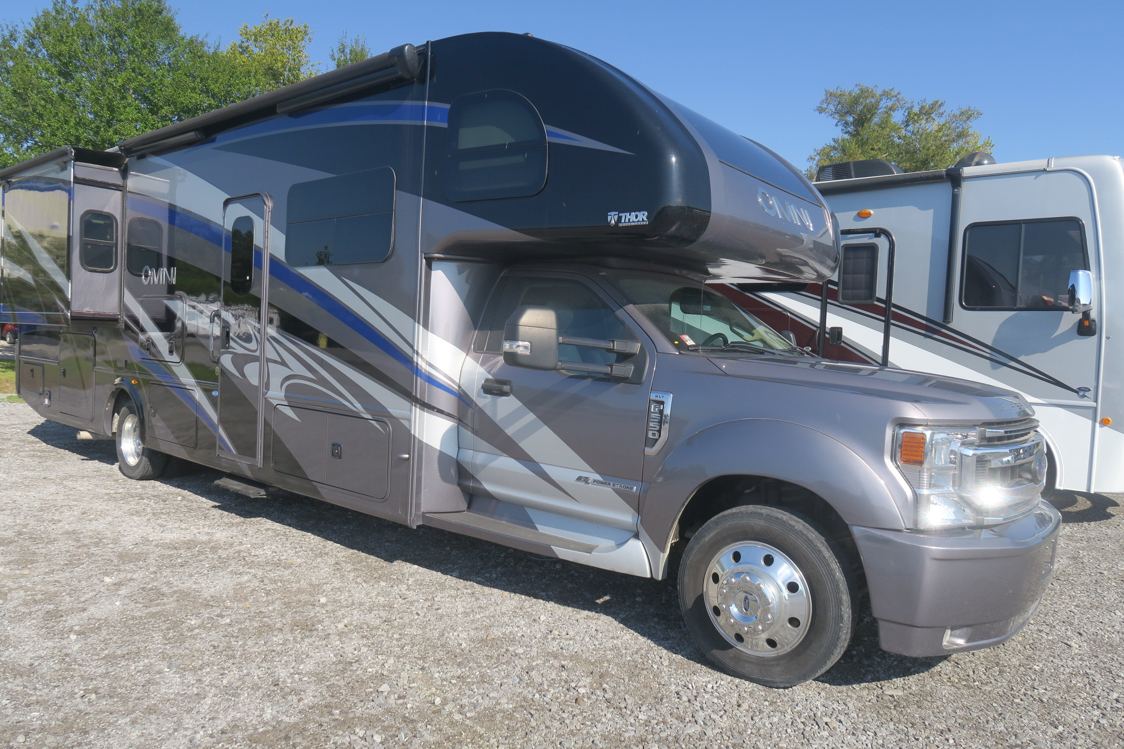 USED 2021 OMNI BH35 - Overview | Berryland Campers