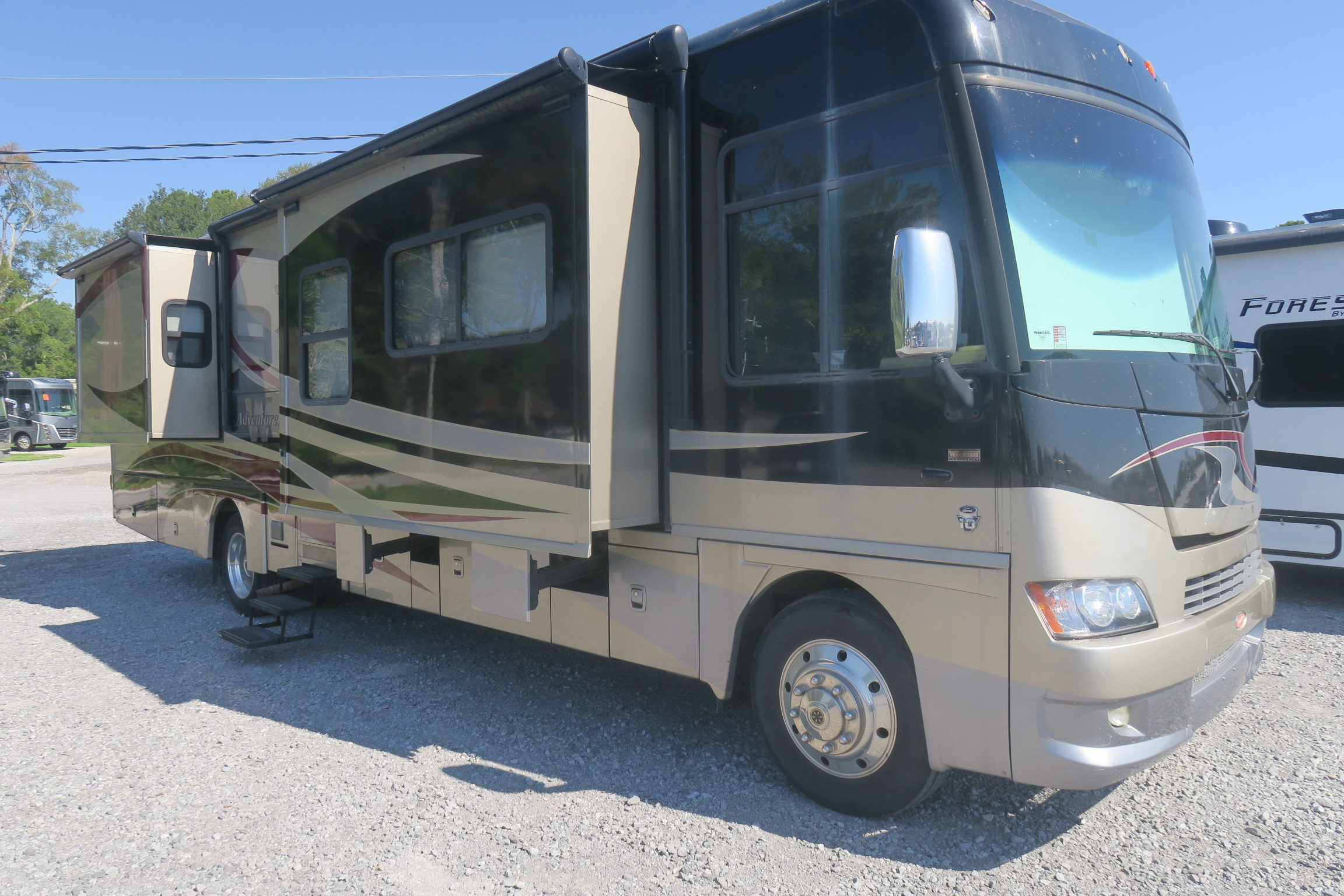 USED 2011 ADVENTURER 37F - Overview | Berryland Campers
