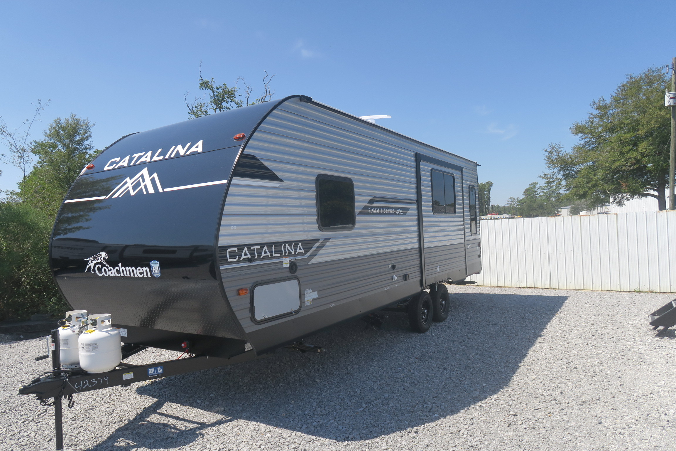NEW 2024 CATALINA SUMMIT 231MKS - Overview | Berryland Campers