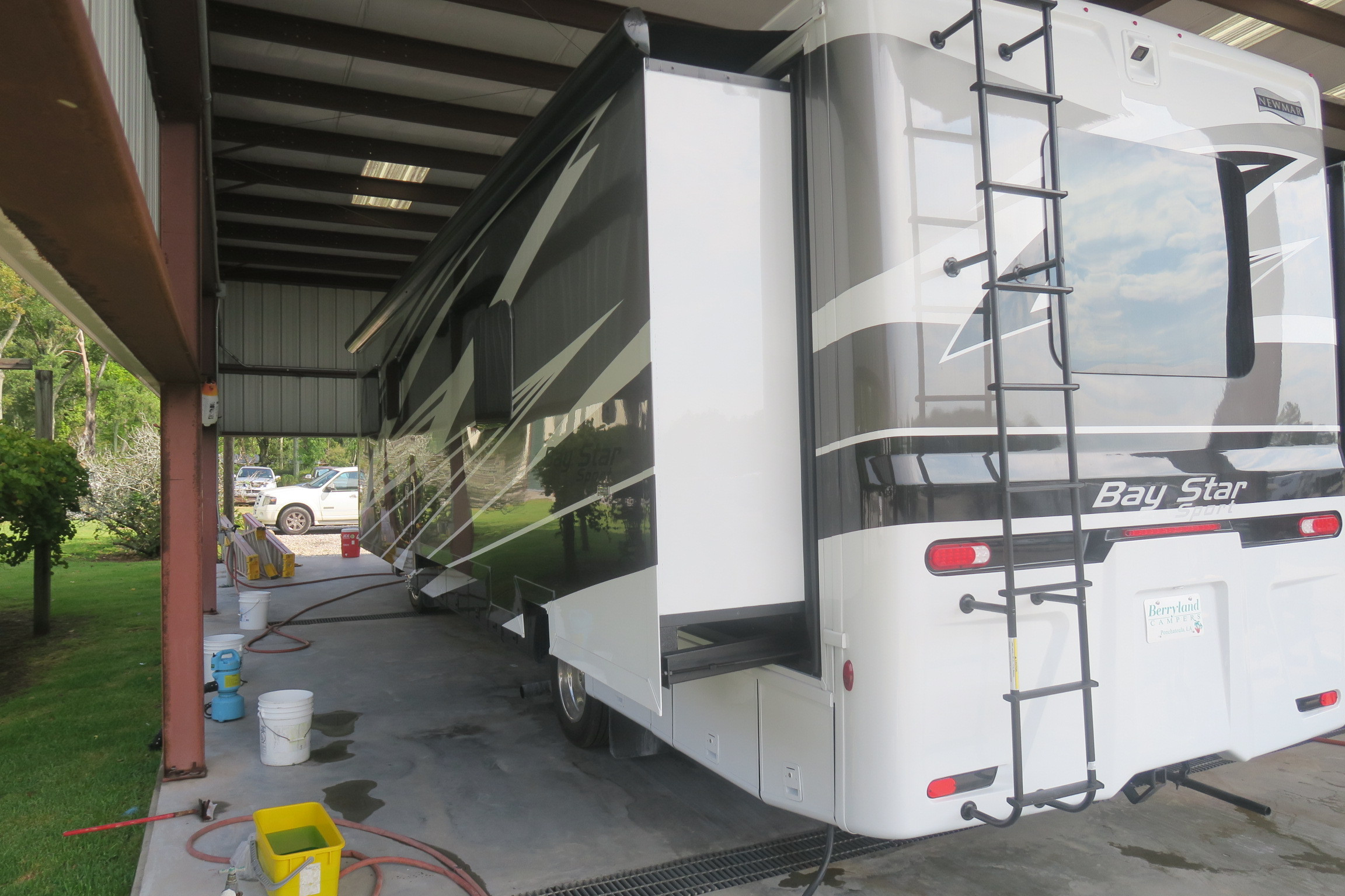 NEW 2024 BAY STAR SPORT 3225 - Overview | Berryland Campers