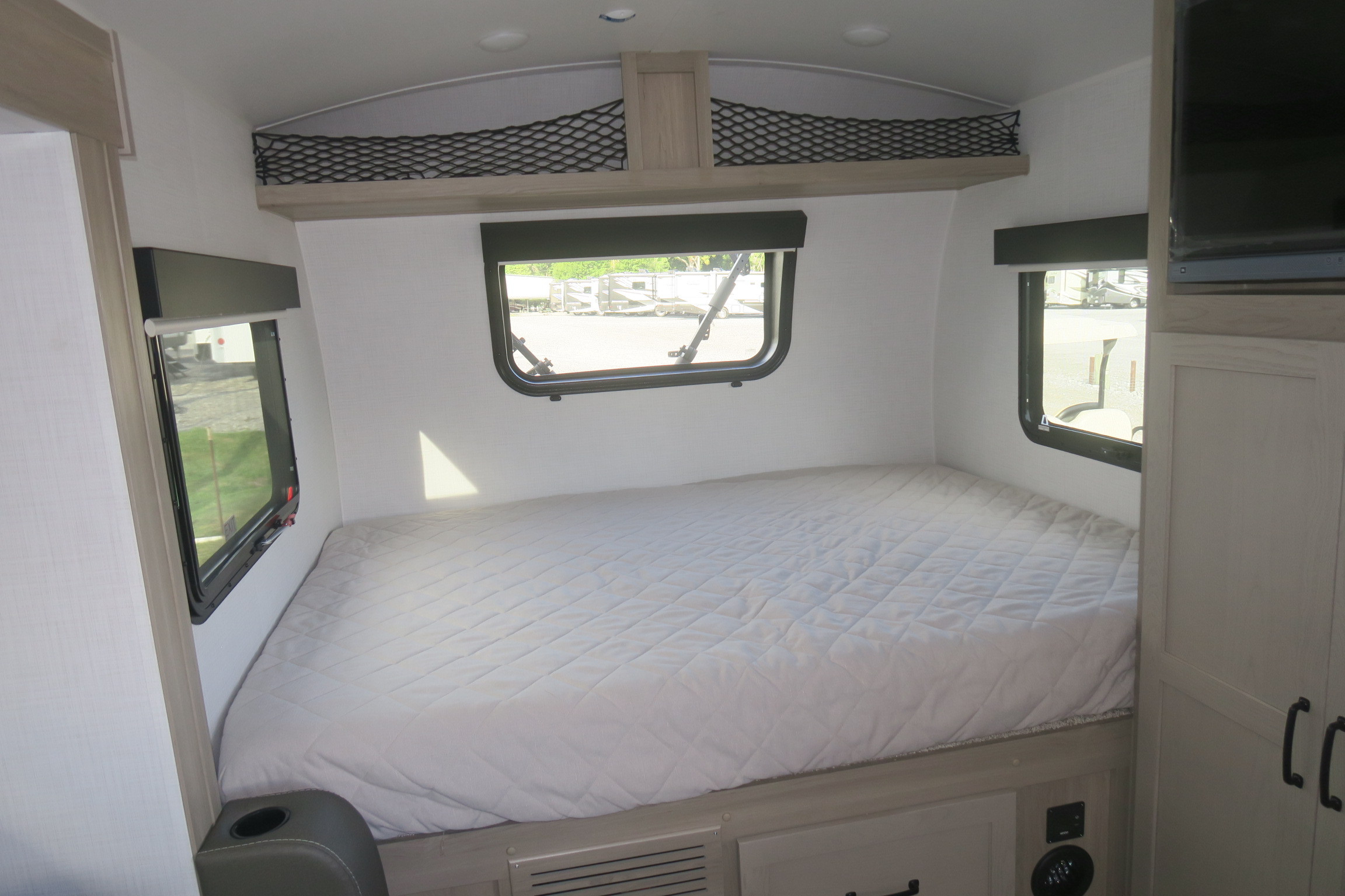 NEW 2024 E-PRO 19FBS - Overview | Berryland Campers