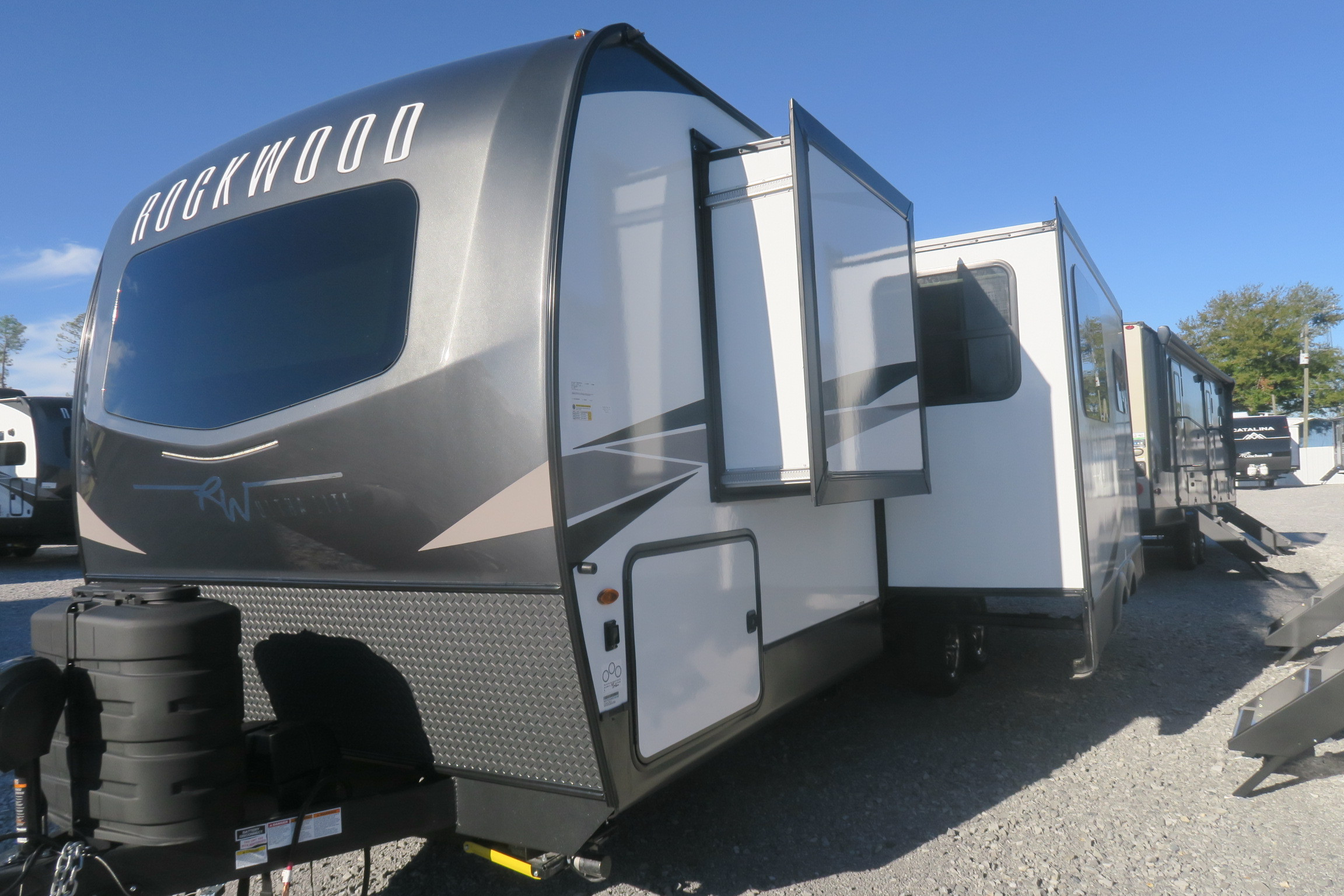 NEW 2024 ROCKWOOD ULTRA LITE 2606WS - Overview | Berryland Campers