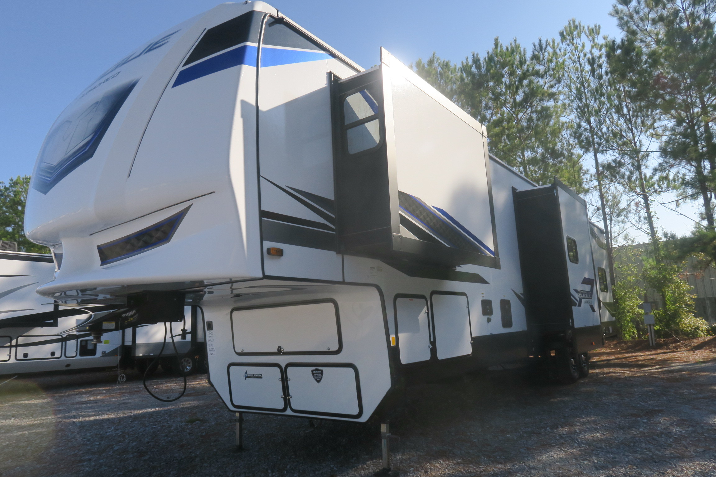 NEW 2024 VENGEANCE ROGUE ARMORED 351G2 - Overview | Berryland Campers