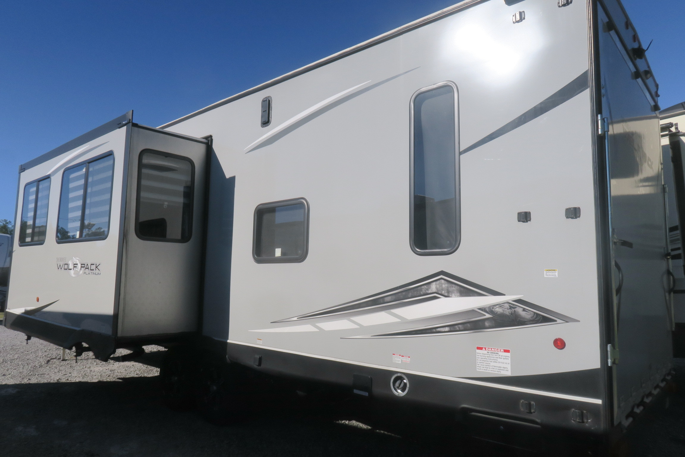 USED 2021 CHEROKEE WOLF PACK 315P12 - Overview | Berryland Campers