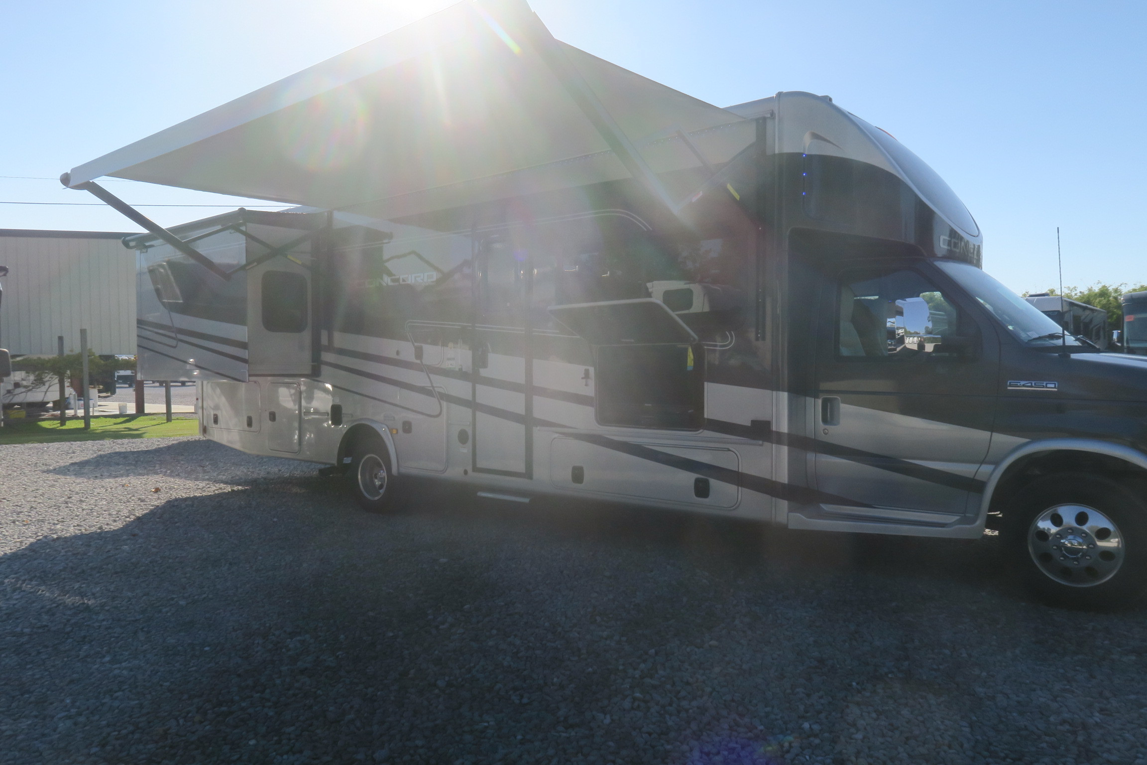 NEW 2023 CONCORD 321DSF - Overview | Berryland Campers