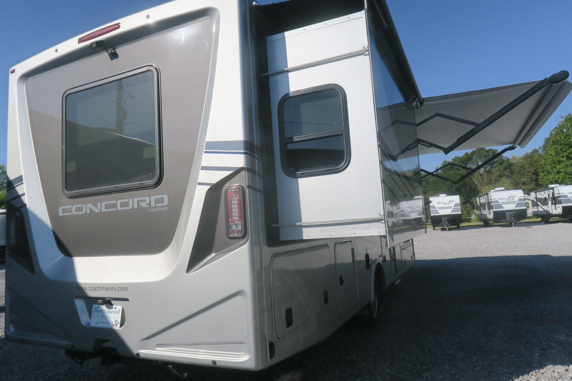 NEW 2023 CONCORD 321DSF - Overview | Berryland Campers