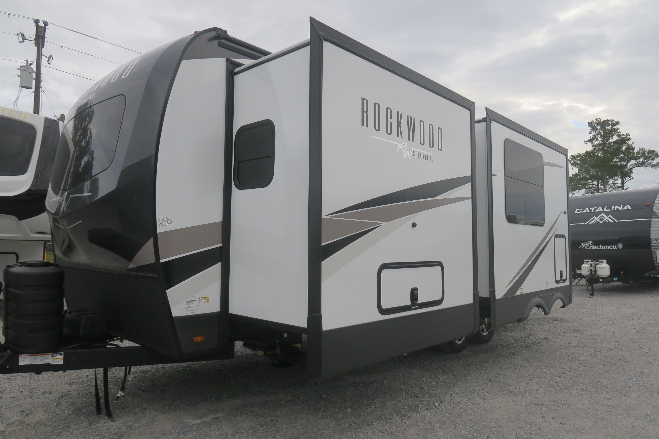 NEW 2024 ROCKWOOD SIGNATURE 8265KBS - Overview | Berryland Campers
