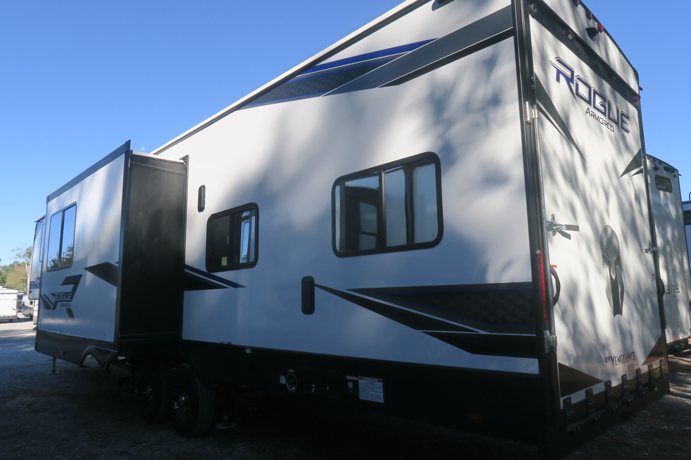 NEW 2024 VENGEANCE ROGUE ARMORED 373BS13 - Overview | Berryland Campers