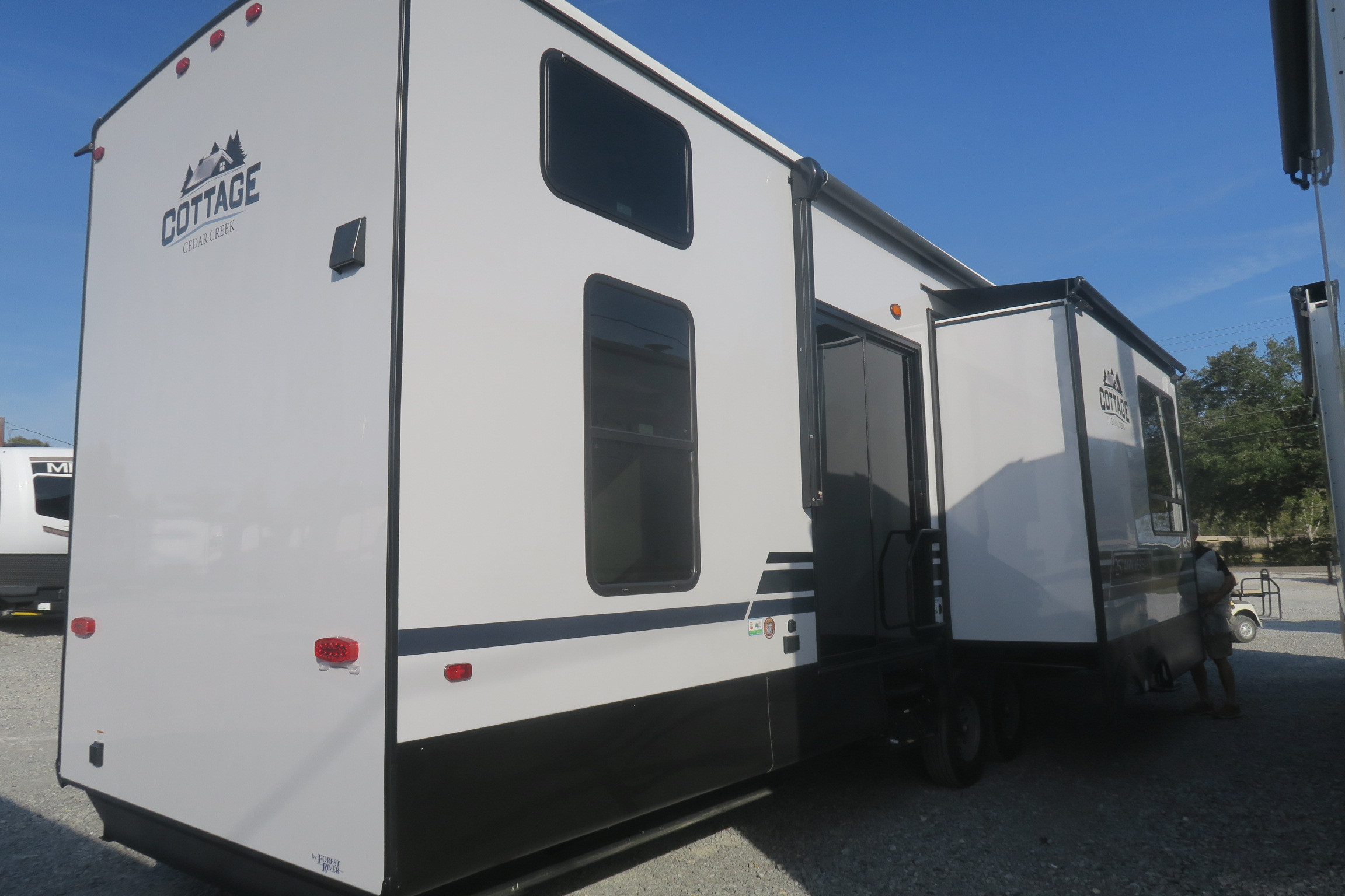 NEW 2024 CEDAR CREEK COTTAGE 40CBK - Overview | Berryland Campers