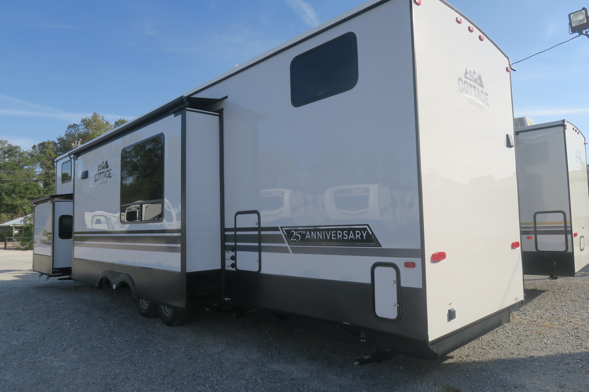 NEW 2024 CEDAR CREEK COTTAGE 40CBK - Overview | Berryland Campers