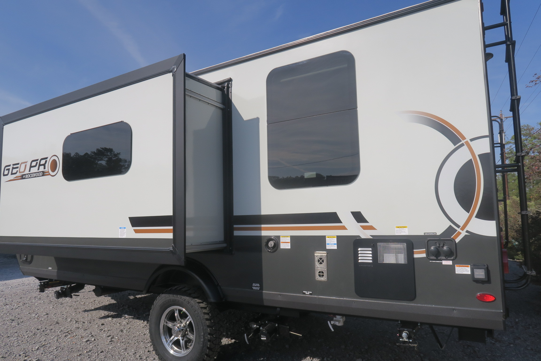 NEW 2024 ROCKWOOD GEO PRO 20FKS - Overview | Berryland Campers