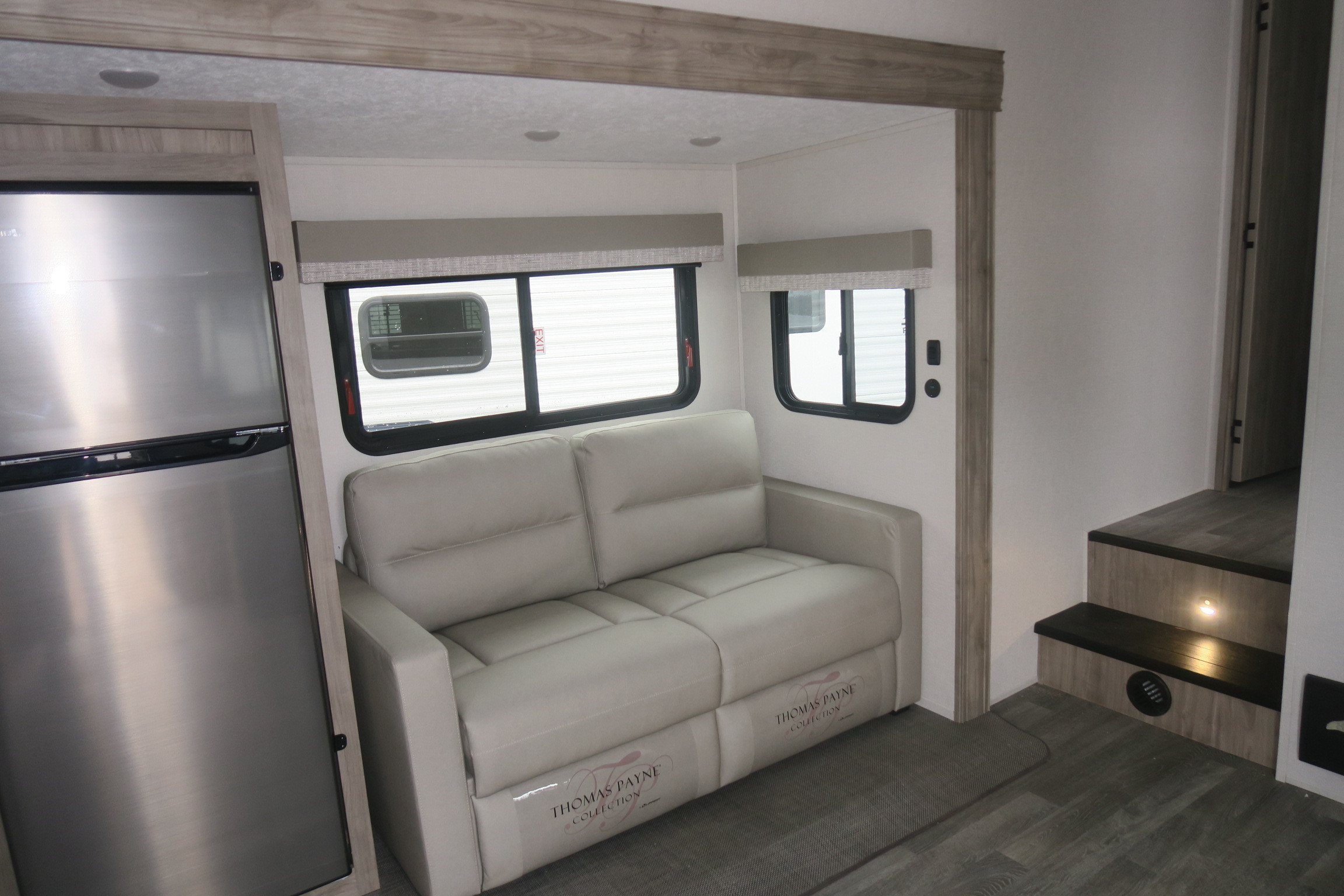 NEW 2024 CHAPARRAL LITE 235RK - Overview | Berryland Campers