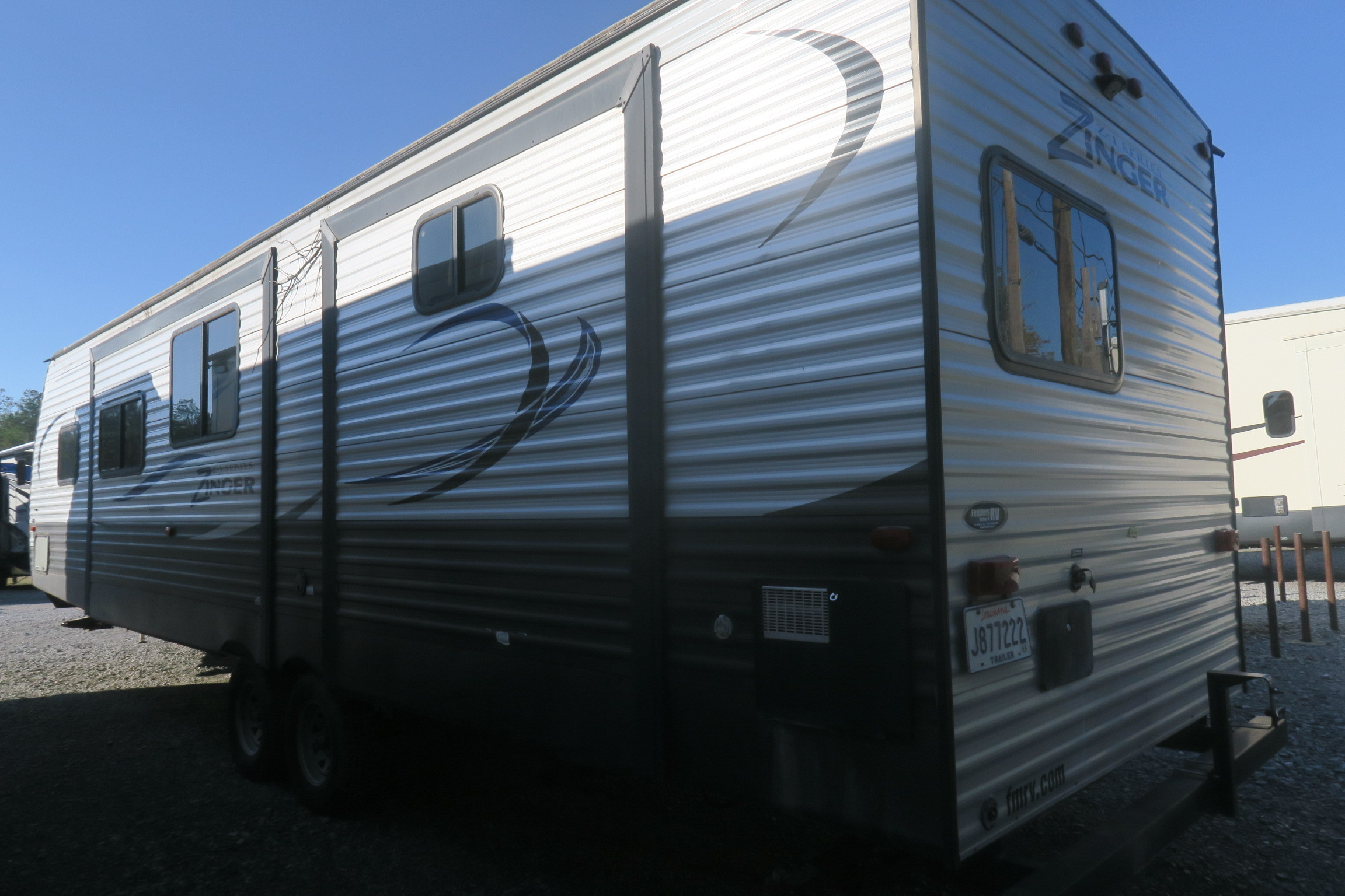 USED 2018 CROSSROADS 32 - Overview | Berryland Campers