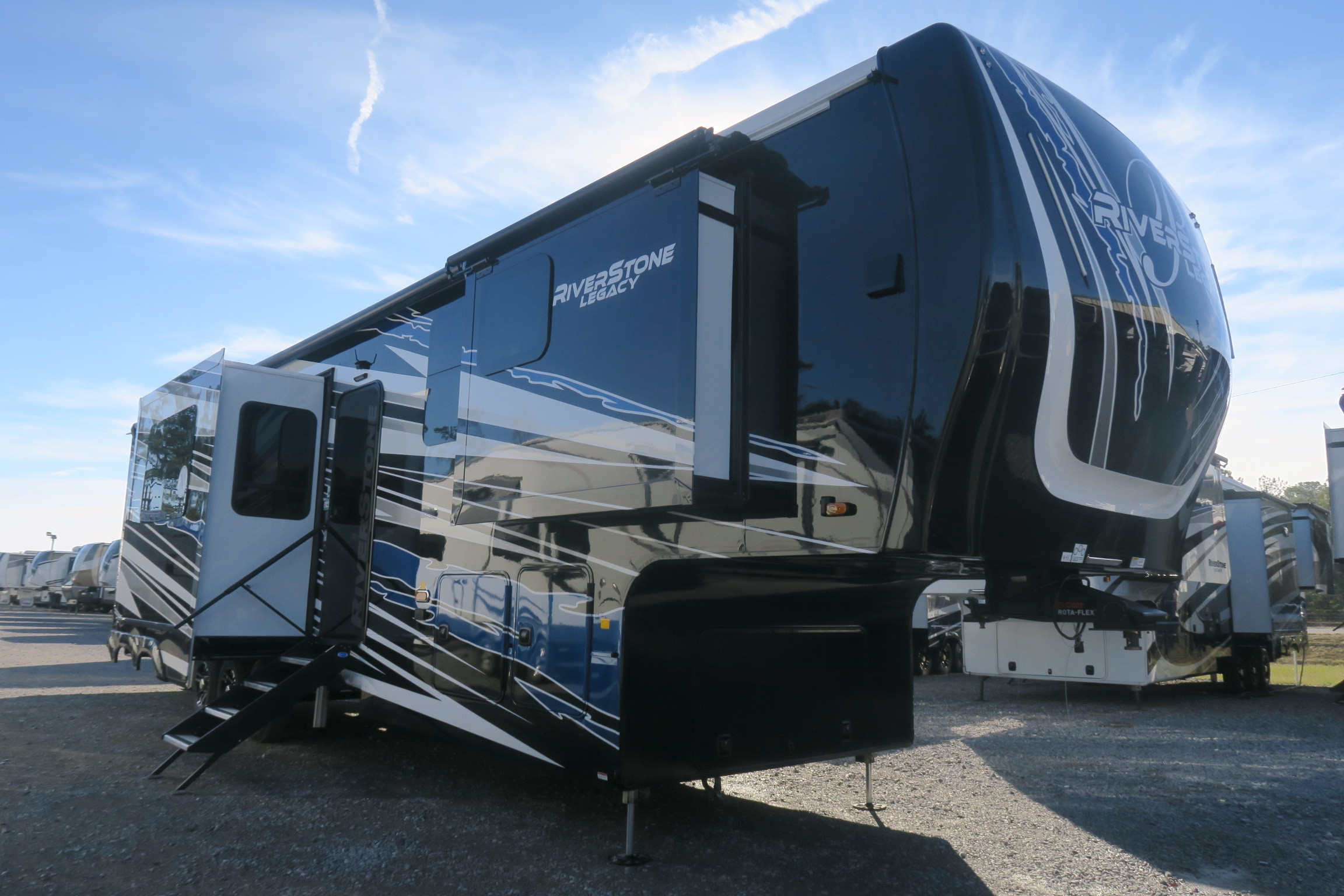 NEW 2024 RIVERSTONE LEGACY 4514BATH - Overview | Berryland Campers