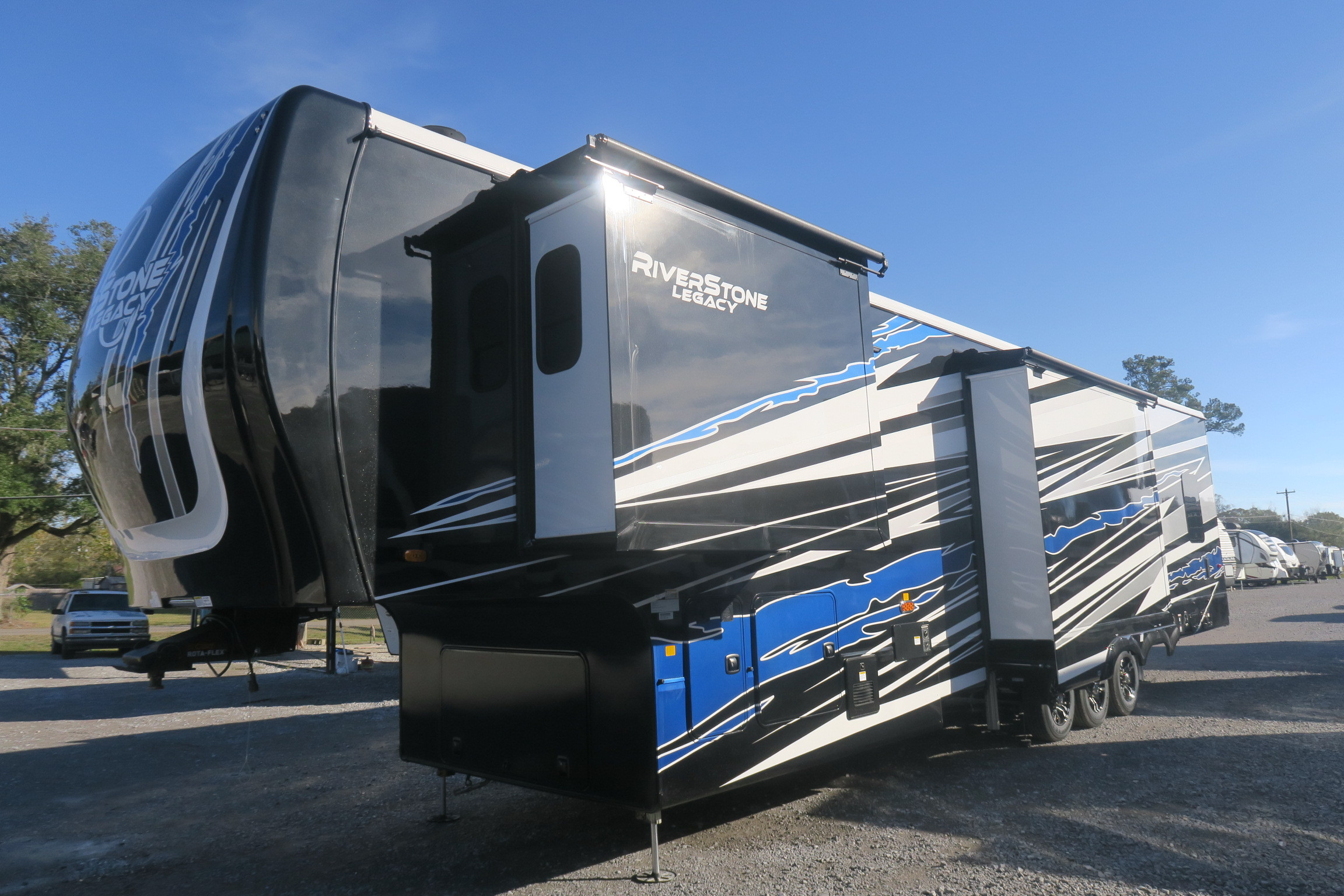 NEW 2024 RIVERSTONE LEGACY 4514BATH - Overview | Berryland Campers