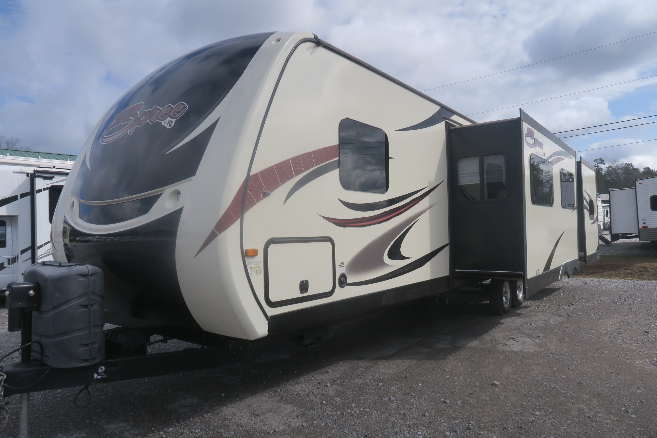 USED 2016 SPREE 329IK - Overview | Berryland Campers